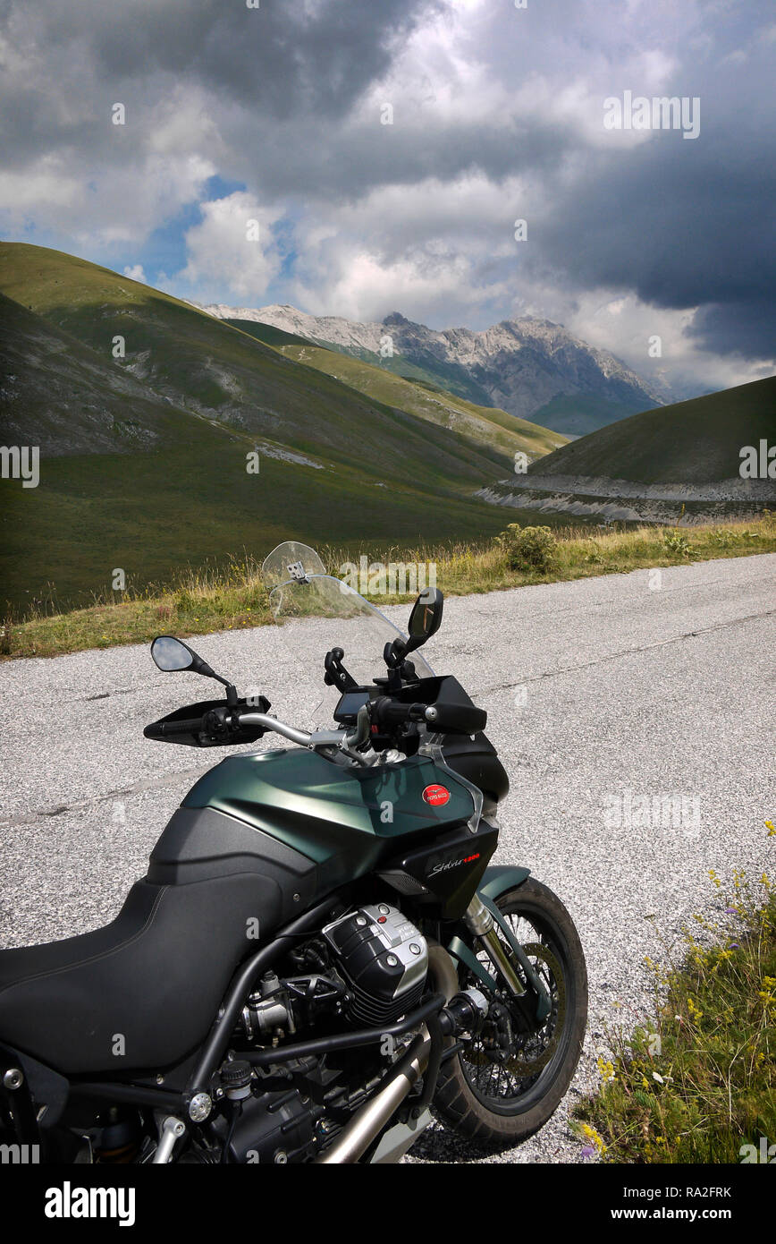 Motorcycle touring italy hi-res stock photography and images - Alamy