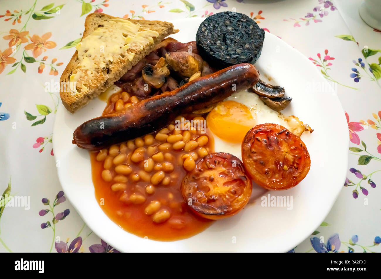 Full English Breakfast bacon fried egg sausage mushrooms baked beans ...
