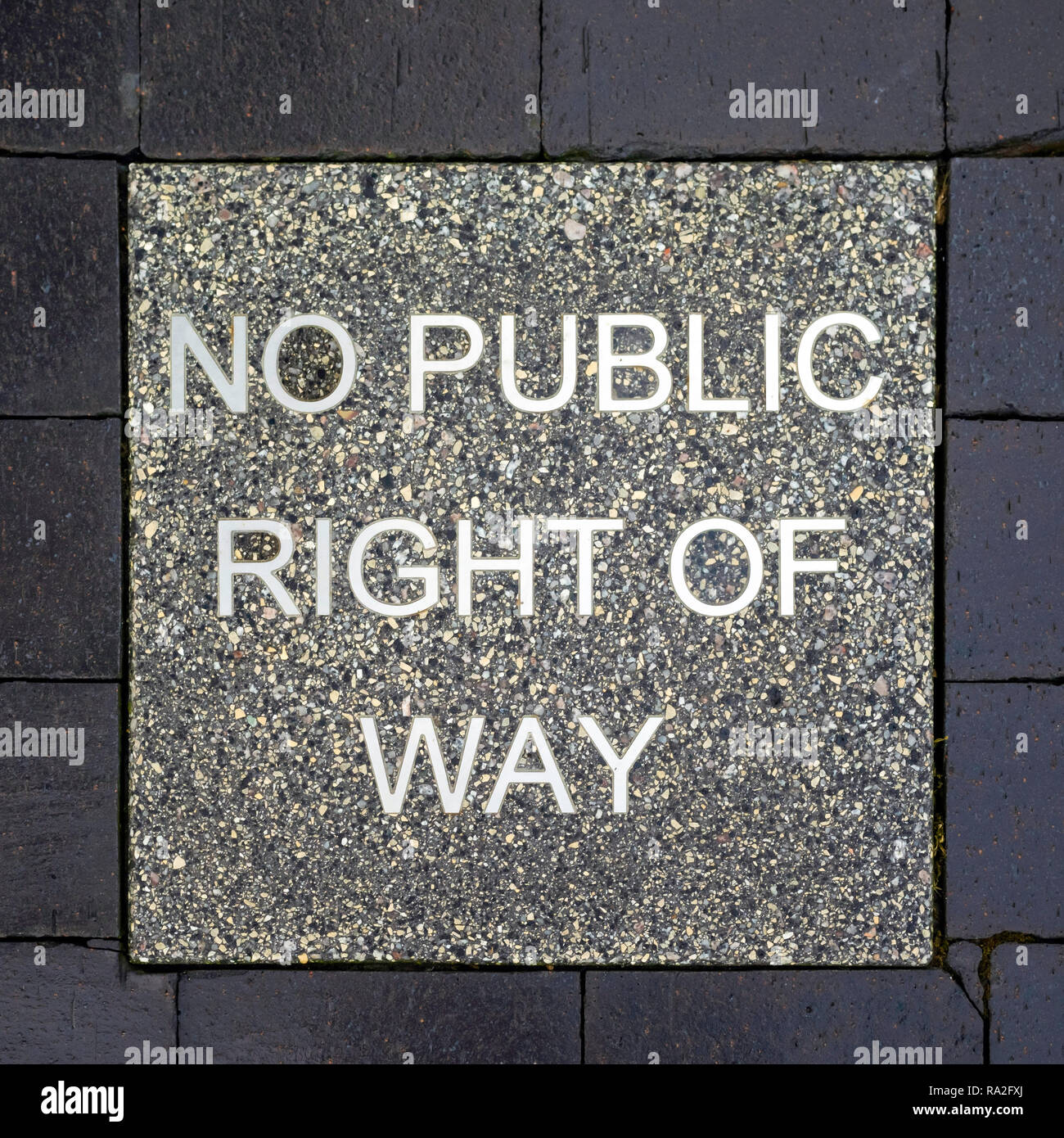 No public right of way sign hi-res stock photography and images - Alamy