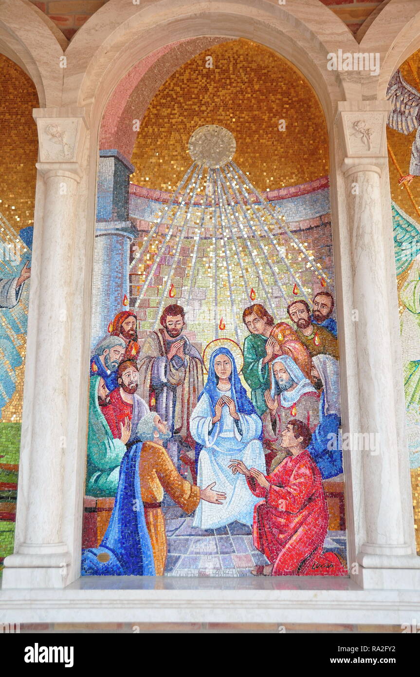 Religious mosaics hi-res stock photography and images - Alamy