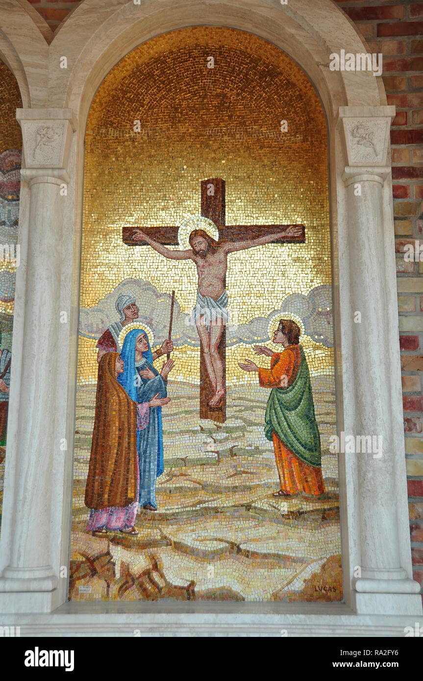Religious mosaics hi-res stock photography and images - Alamy
