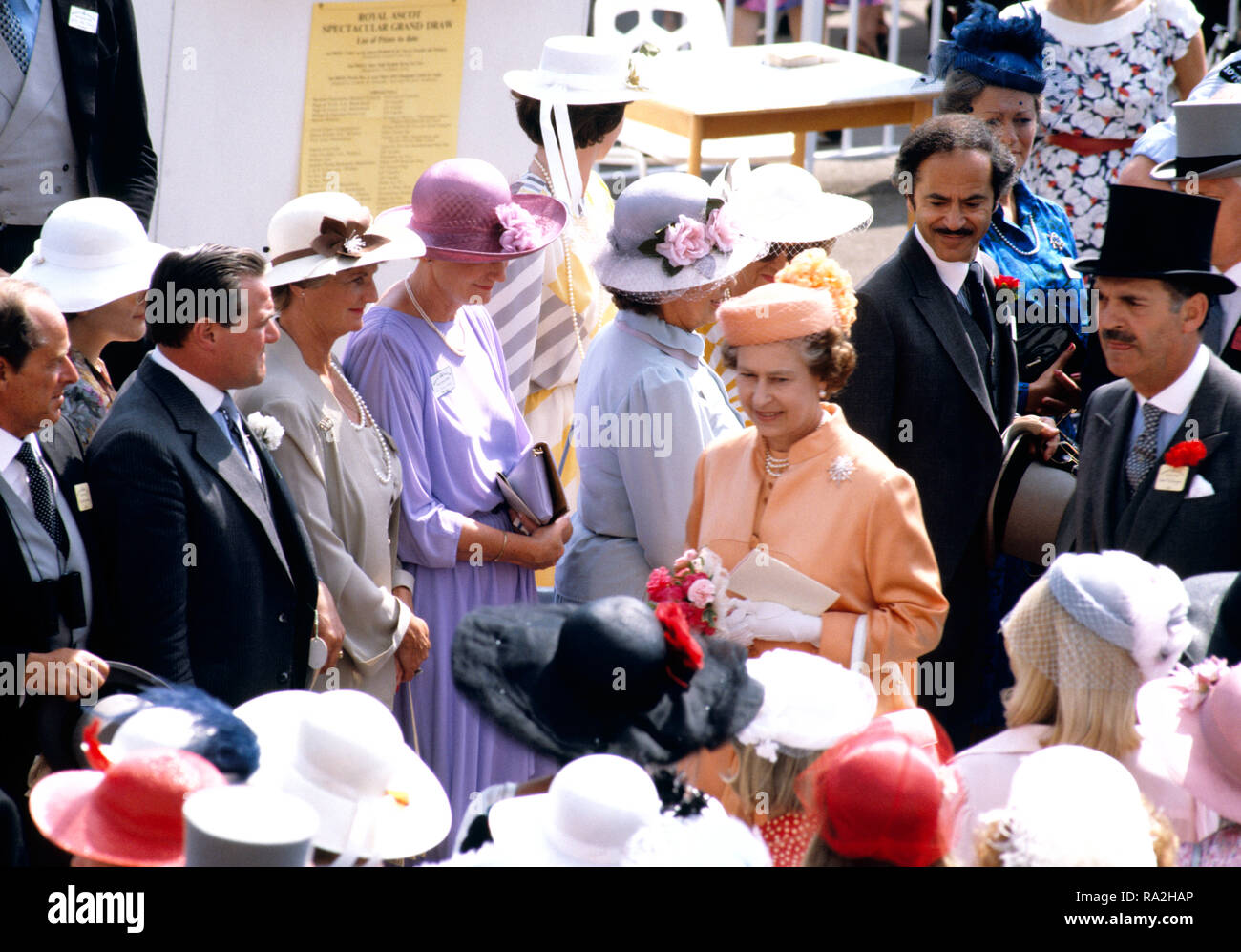 Queen elizabeth watching royal ascot hi-res stock photography and ...