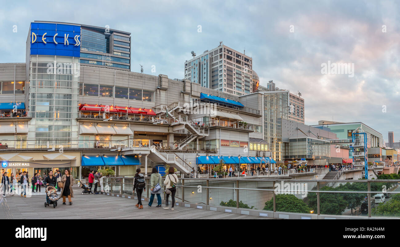 Odaiba mall hi-res stock photography and images - Alamy