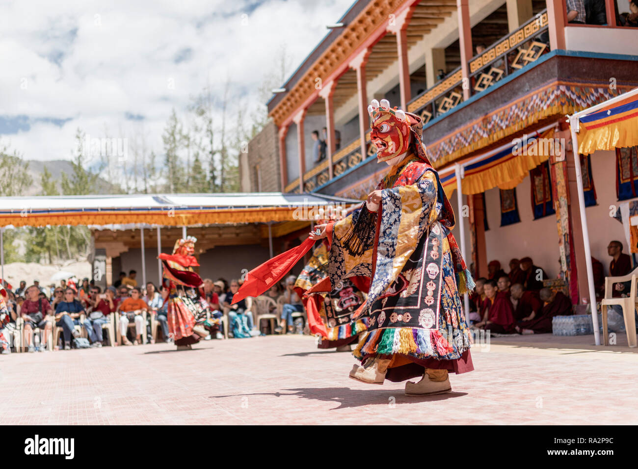 Buddhist lamas wearing hi-res stock photography and images - Alamy