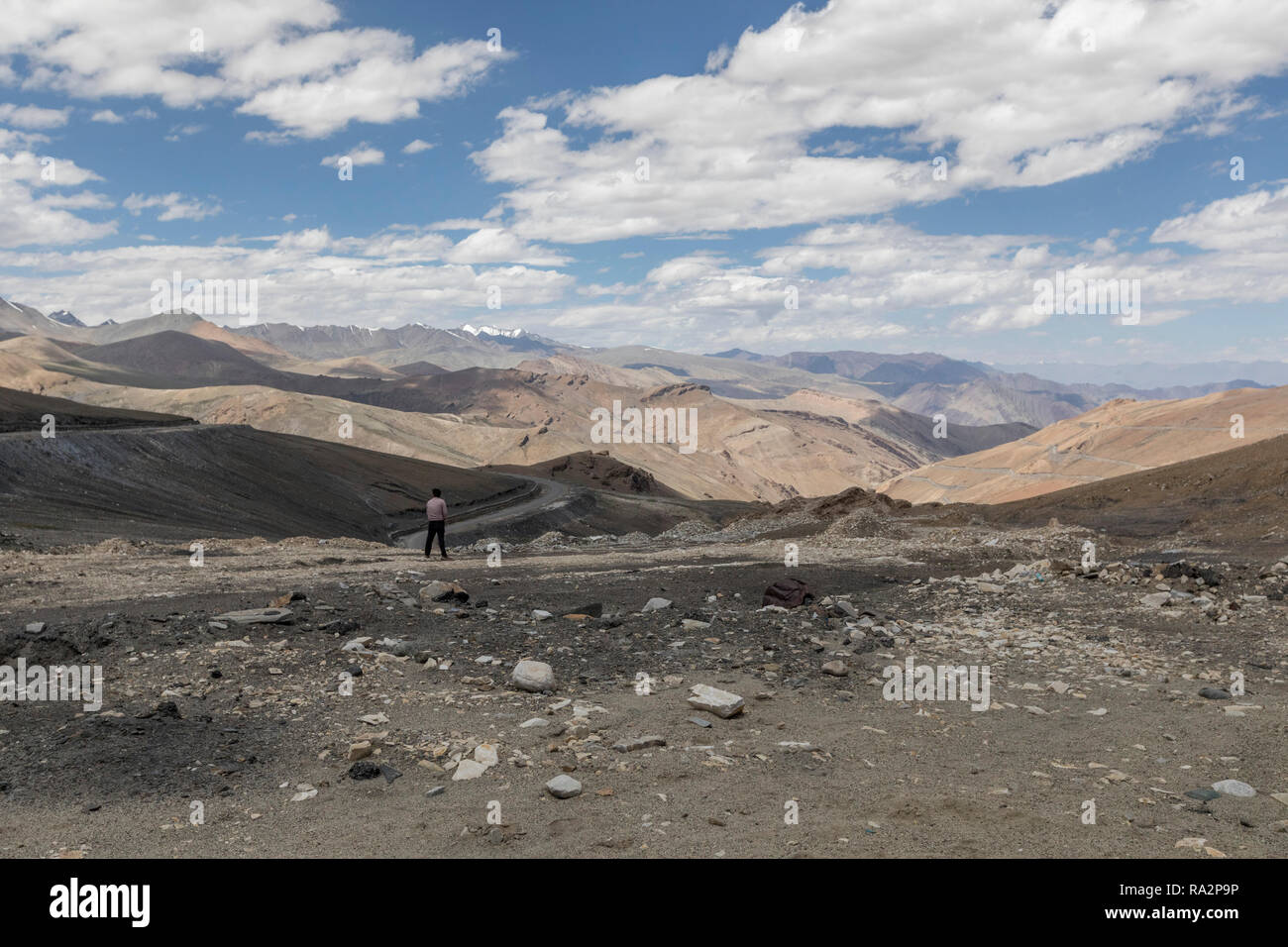 Staggering view from Tanglang La pass on the Leh - Manali highway ...