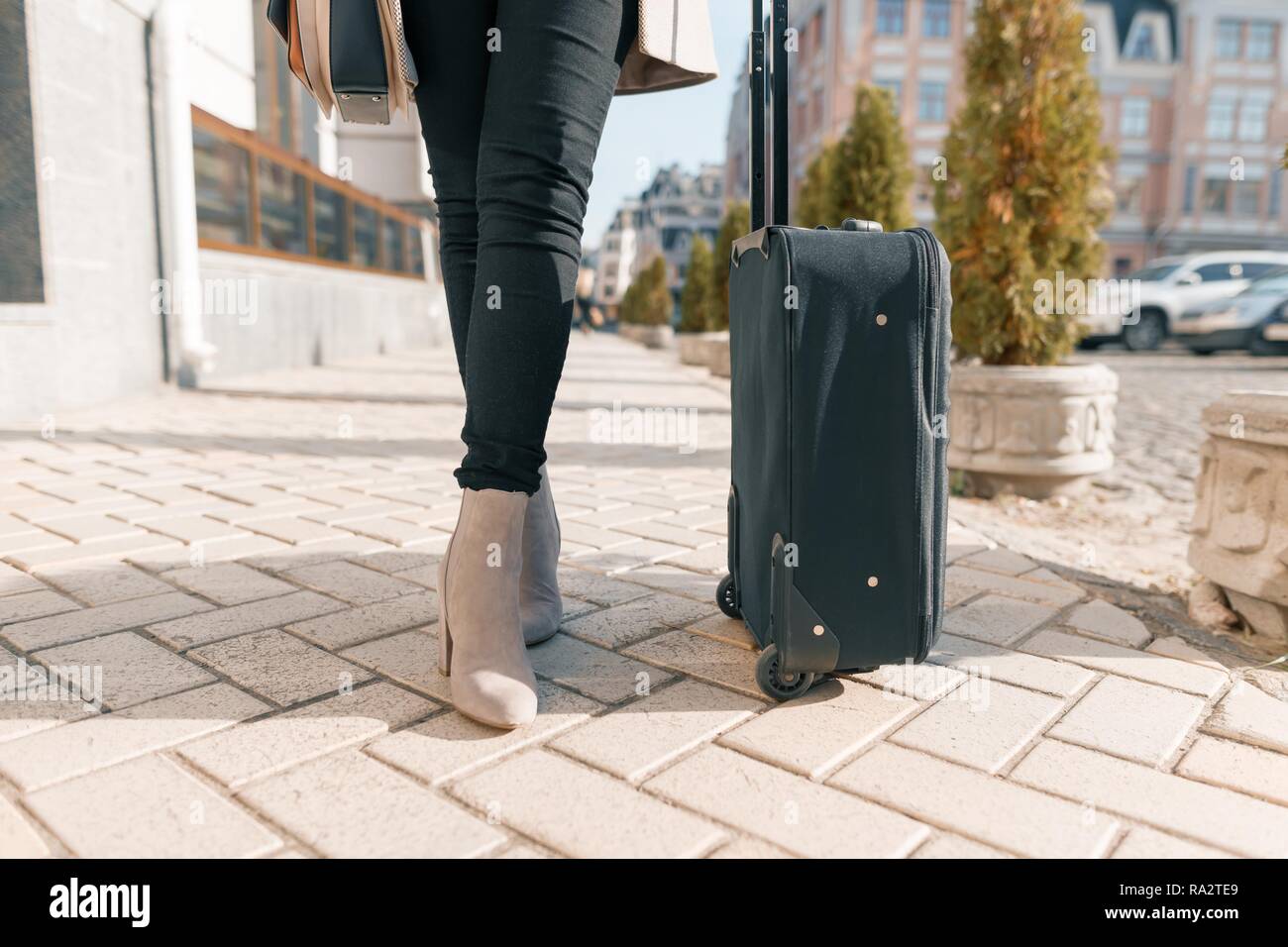 Woman tourist suitcase smart hi-res stock photography and images - Alamy