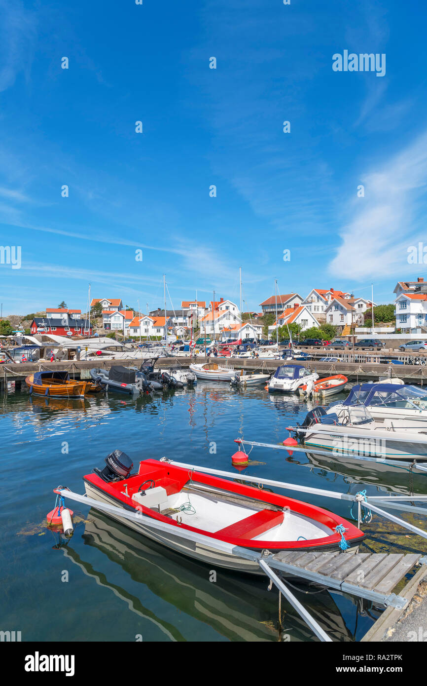The harbour in the fishing village of Mollösund, Orust, Bohuslän Coast ...