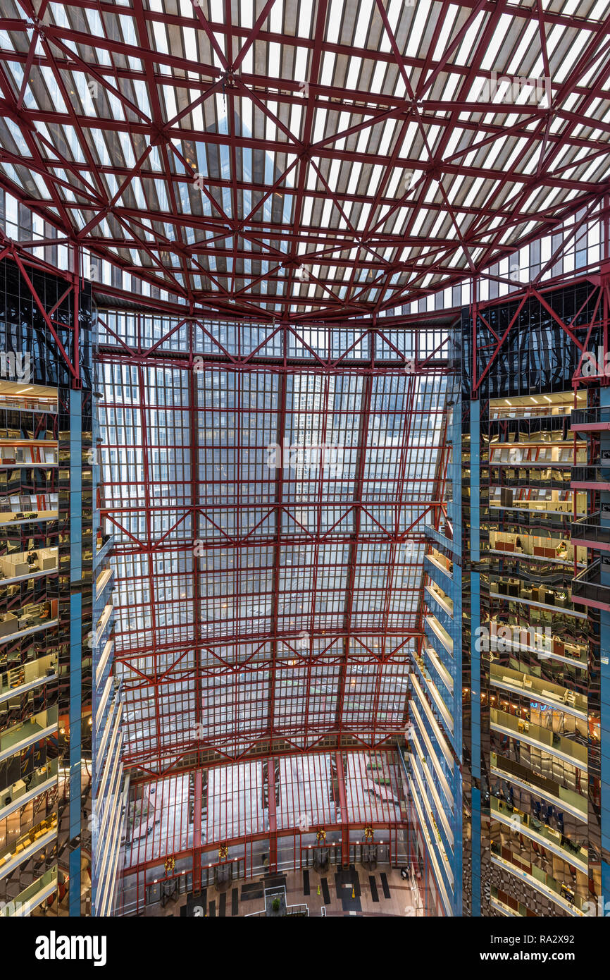 Interior atrium of the James R. Thompson Center - State of Illinois ...
