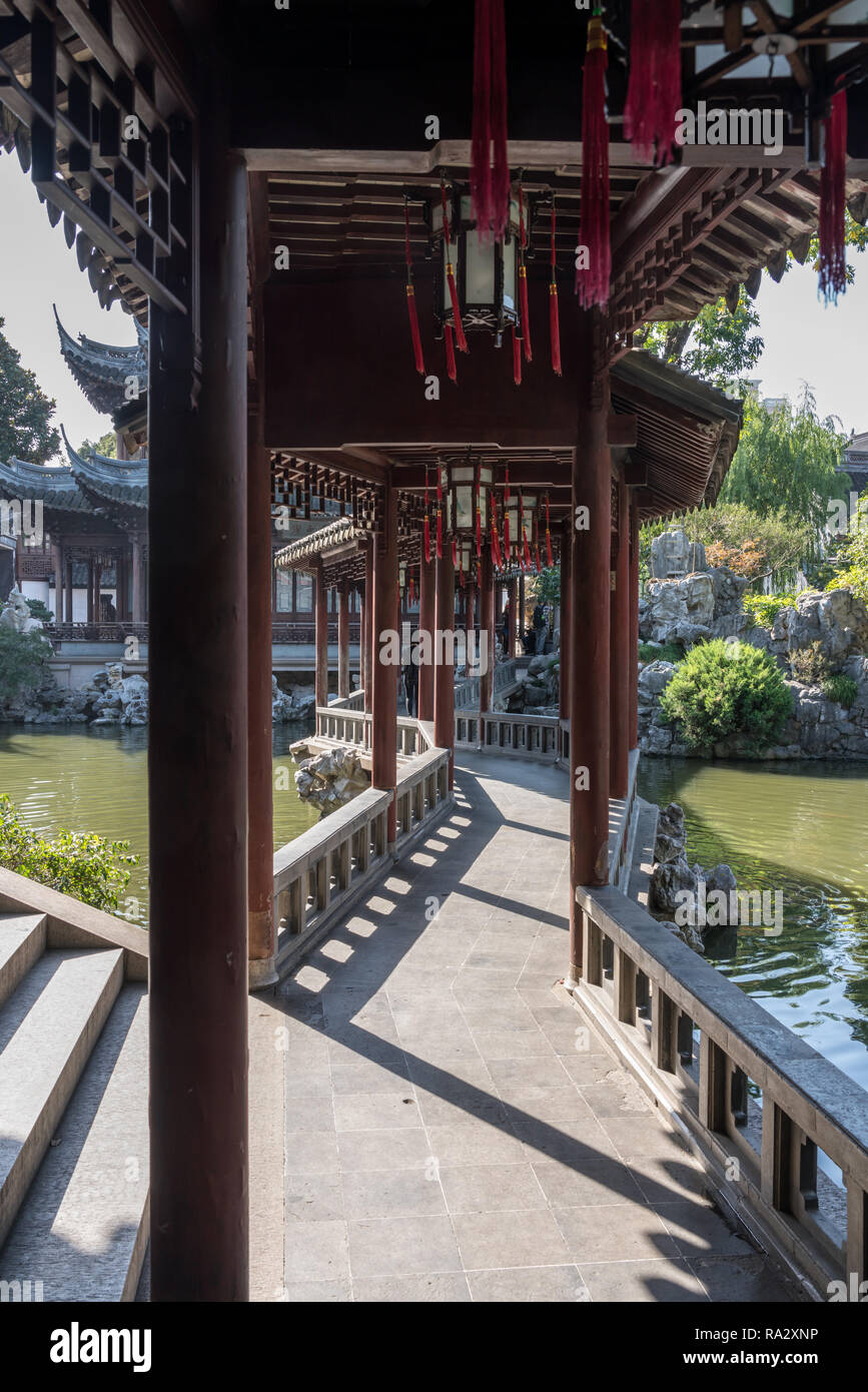 Zigzag bridge hi-res stock photography and images - Alamy