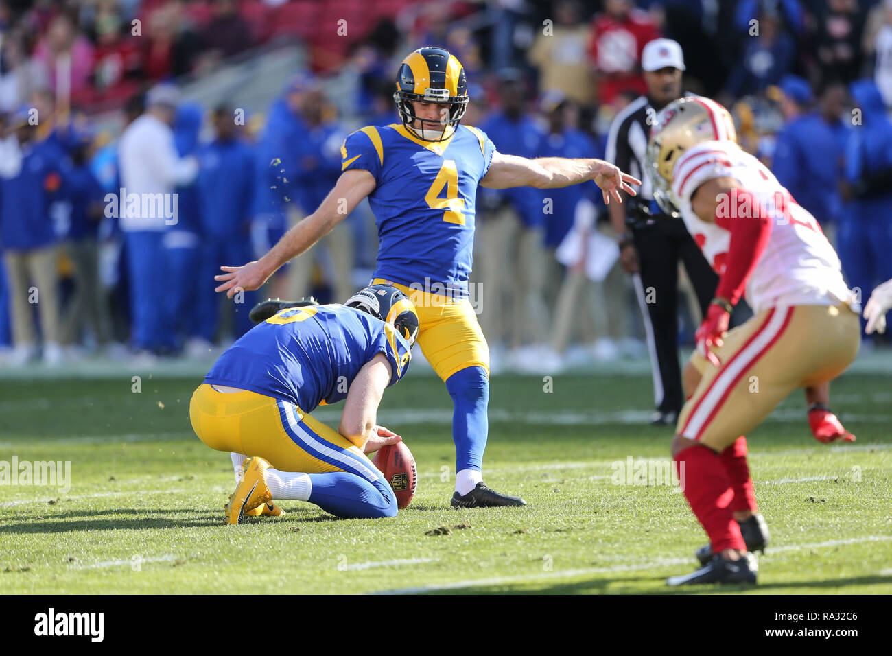 Los Angeles, CA, USA. 30th Dec, 2018. Los Angeles Rams kicker Greg ...