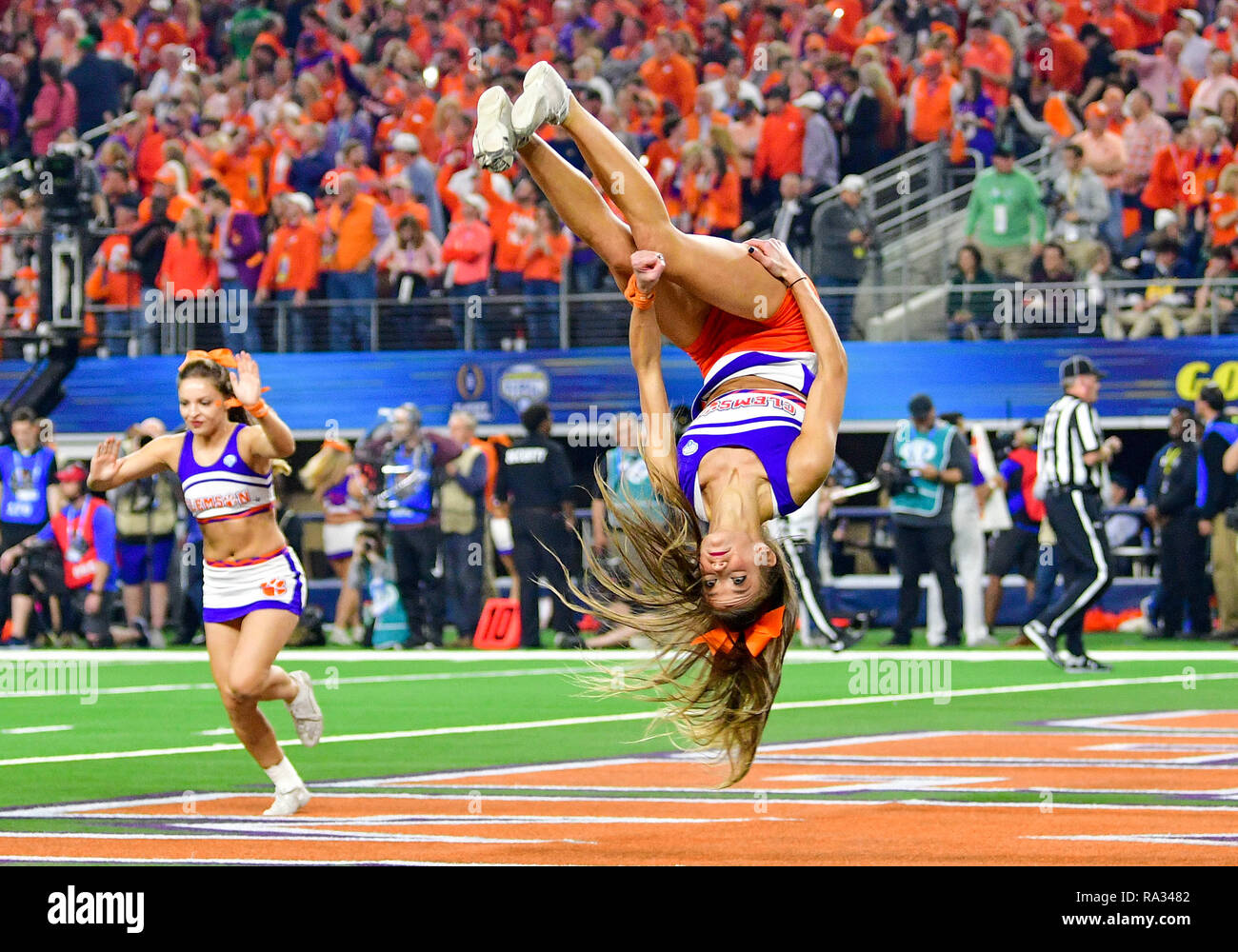 Clemson cheerleaders hi-res stock photography and images - Alamy
