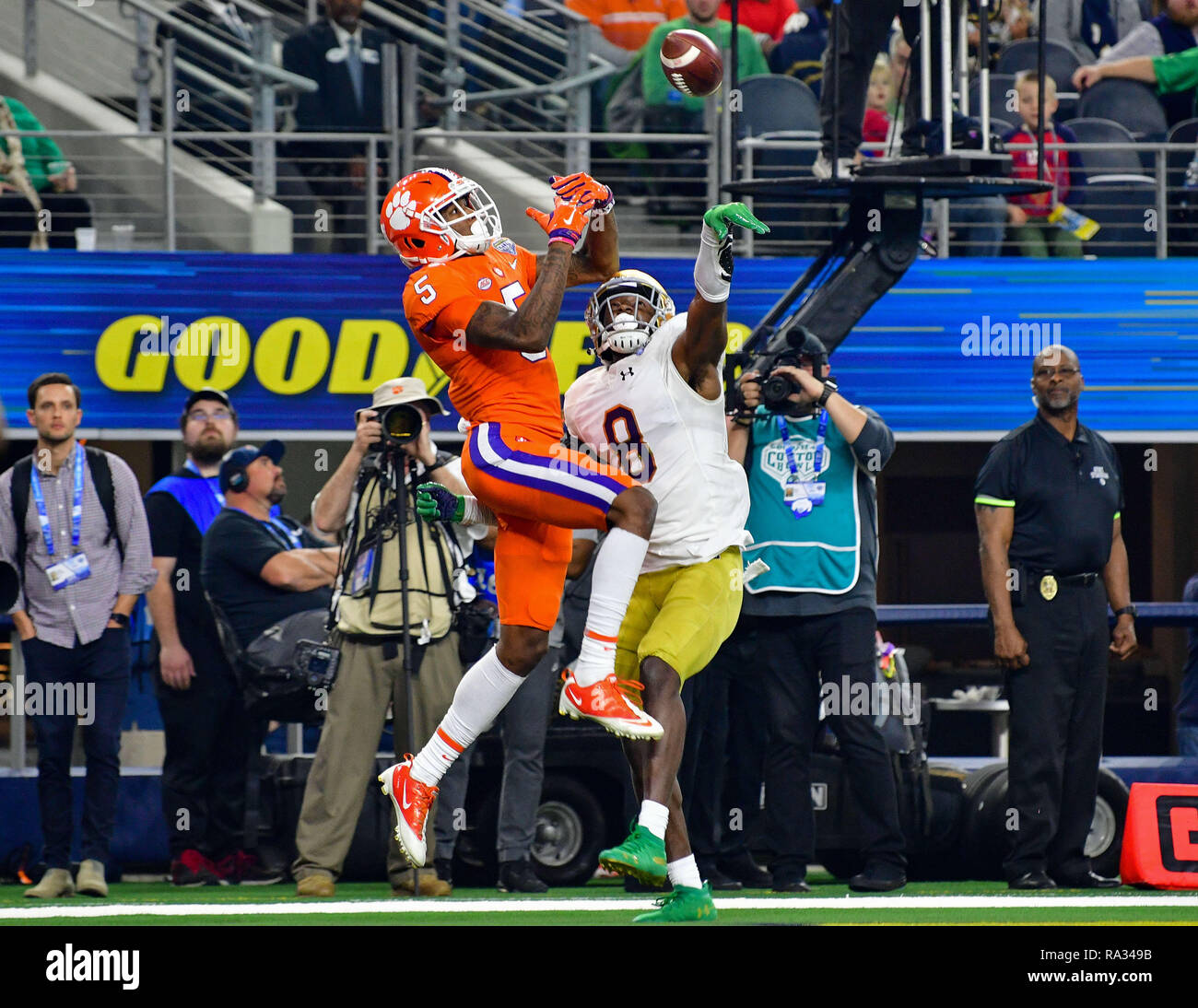 Arlington, Texas, USA. 29th Dec, 2018. Clemson Tigers wide receiver Tee ...