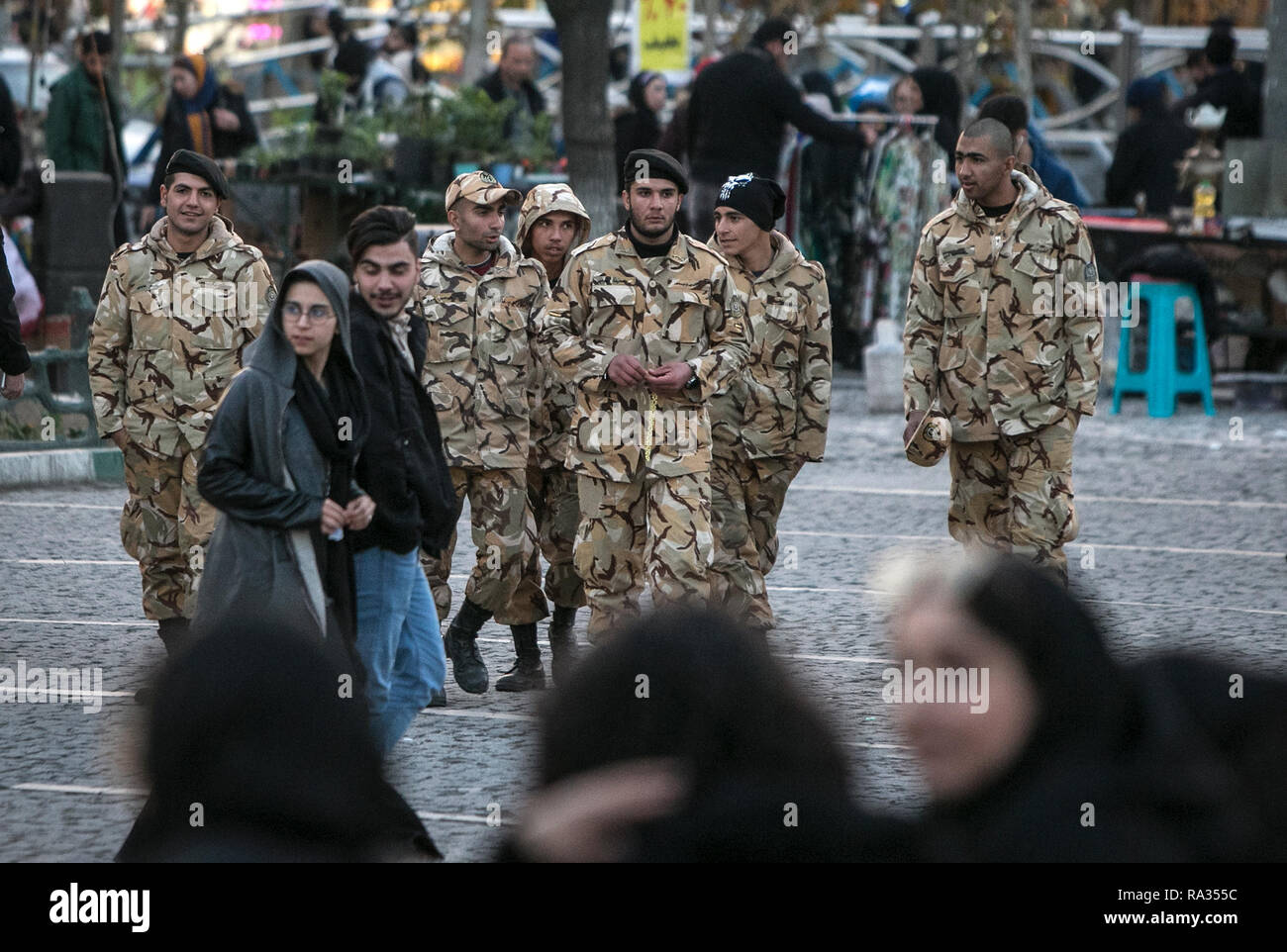 Iranian soldiers hi-res stock photography and images - Alamy
