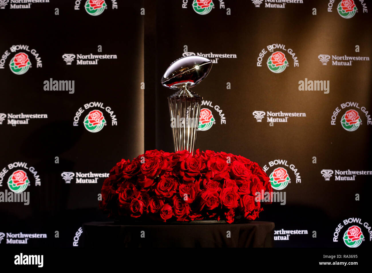 A trophy and a rose bowl hi-res stock photography and images - Alamy