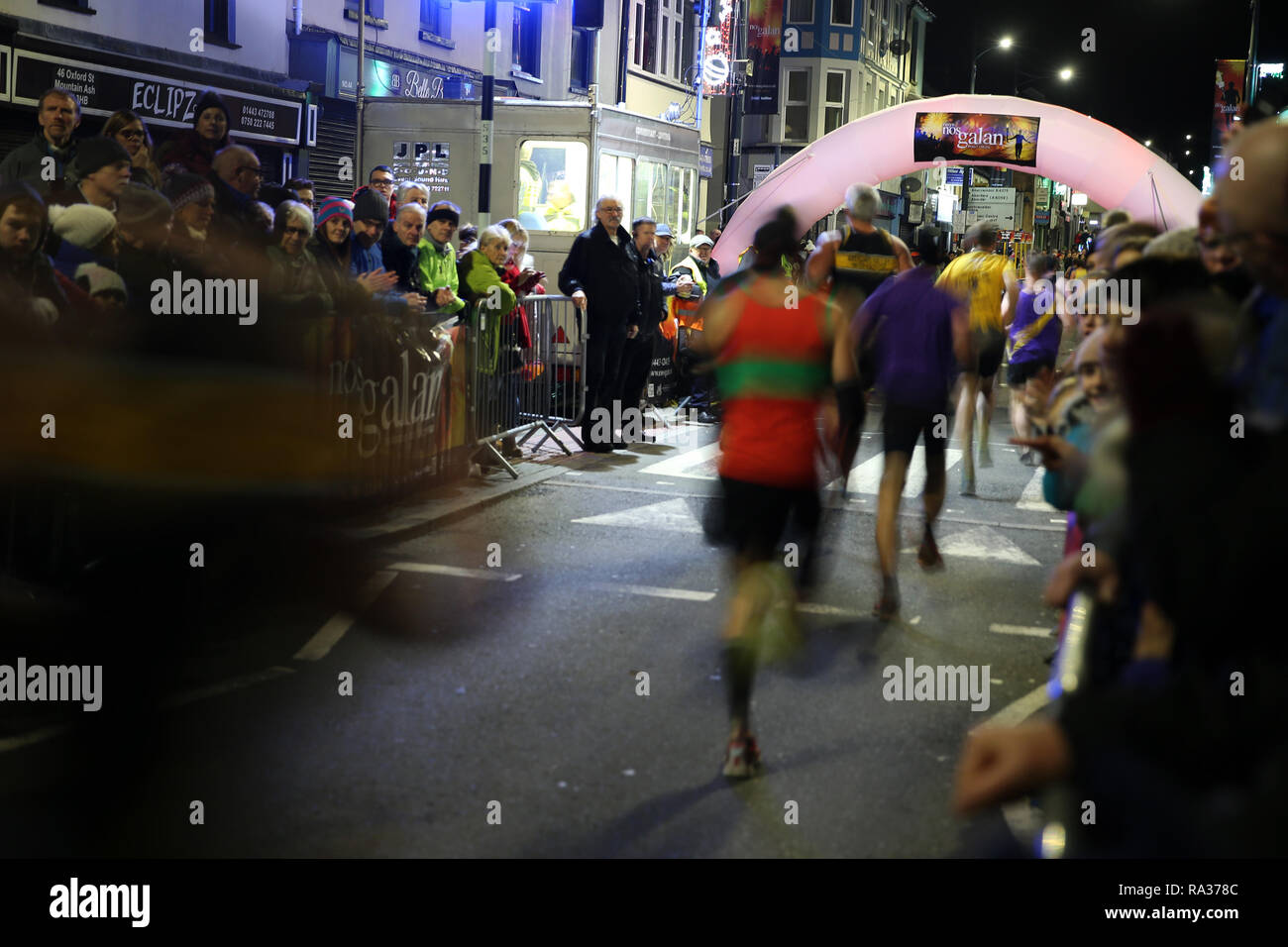 Mountain Ash, Wales, UK 31st December 2018. Nos Galan 2018 road races ...