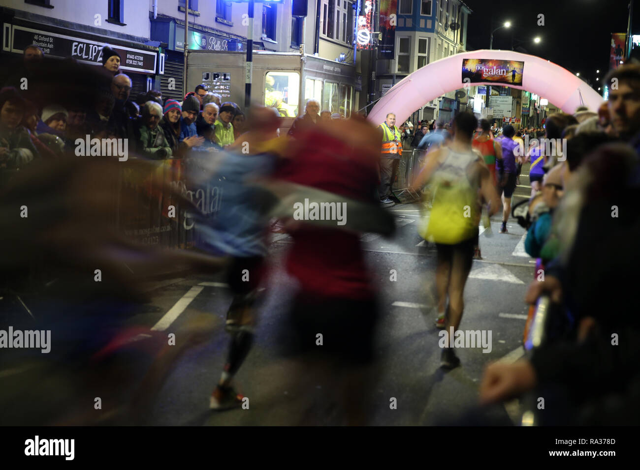 Mountain Ash, Wales, UK 31st December 2018. Nos Galan 2018 road races ...