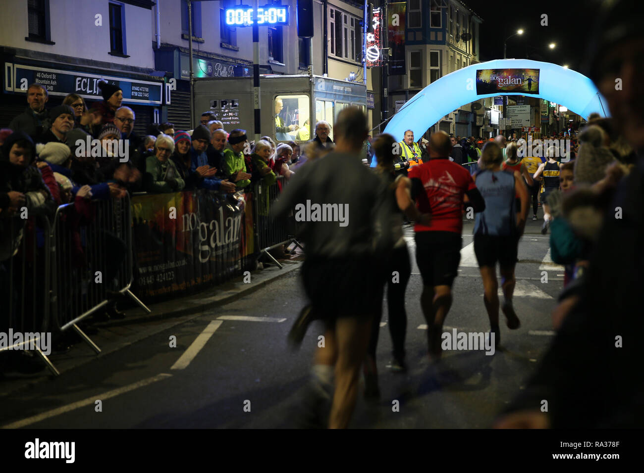 Mountain Ash, Wales, UK 31st December 2018. Nos Galan 2018 road races ...
