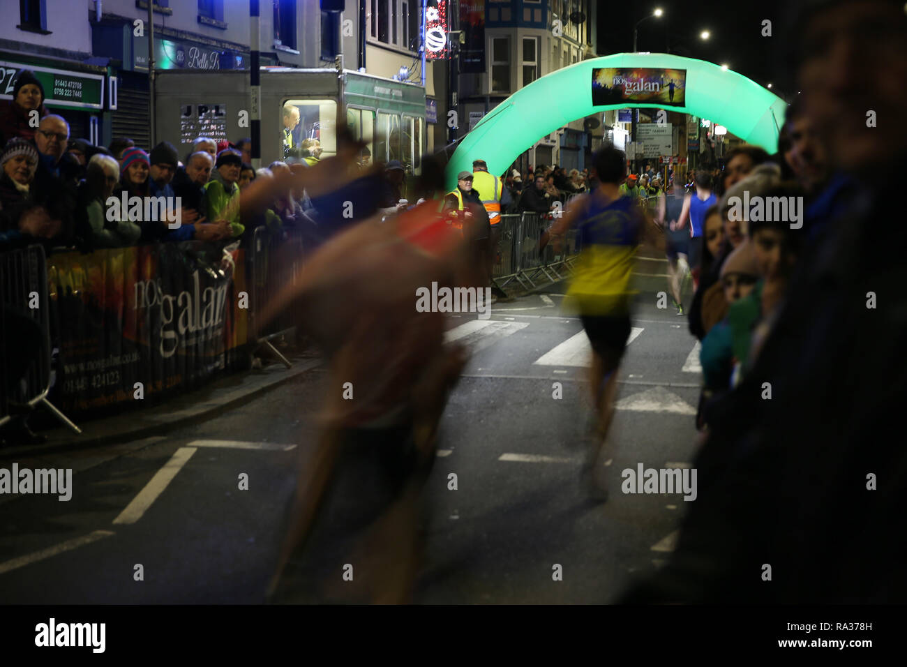 Mountain Ash, Wales, UK 31st December 2018. Nos Galan 2018 road races ...