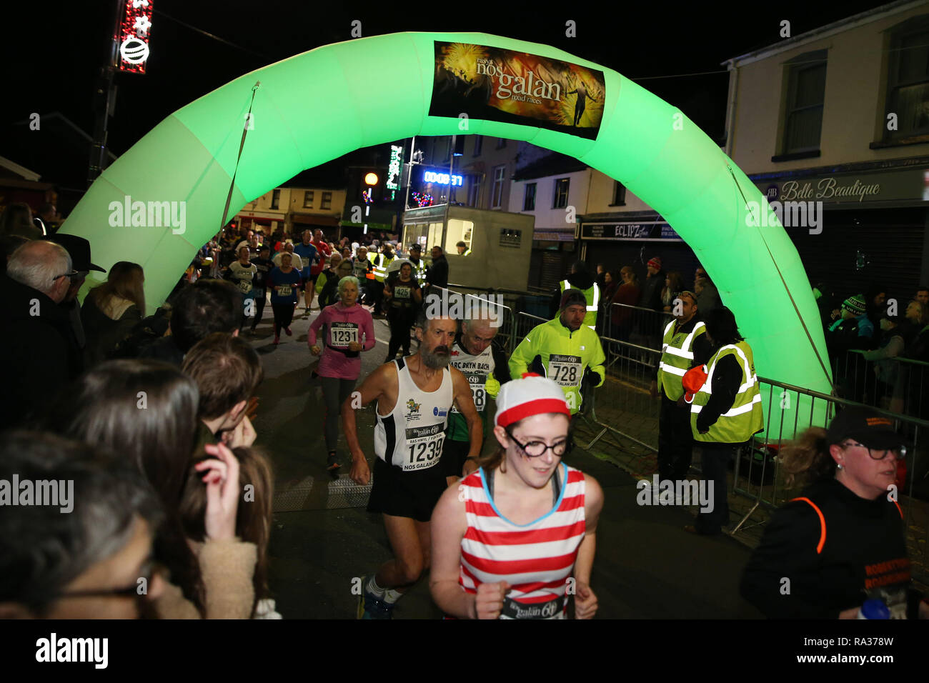 Mountain Ash, Wales, UK 31st December 2018. Nos Galan 2018 road races ...