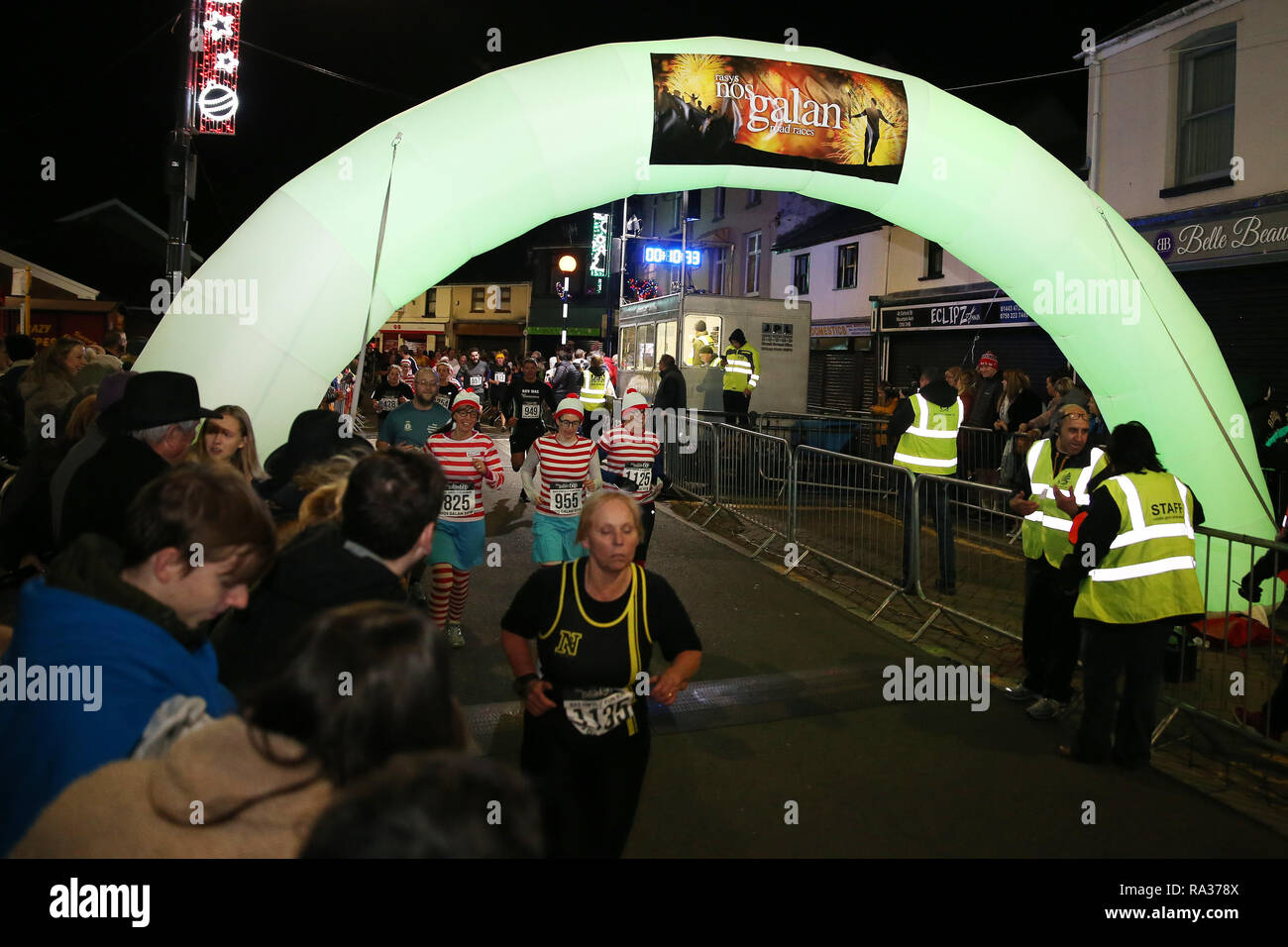 Mountain Ash, Wales, UK 31st December 2018. Nos Galan 2018 road races ...
