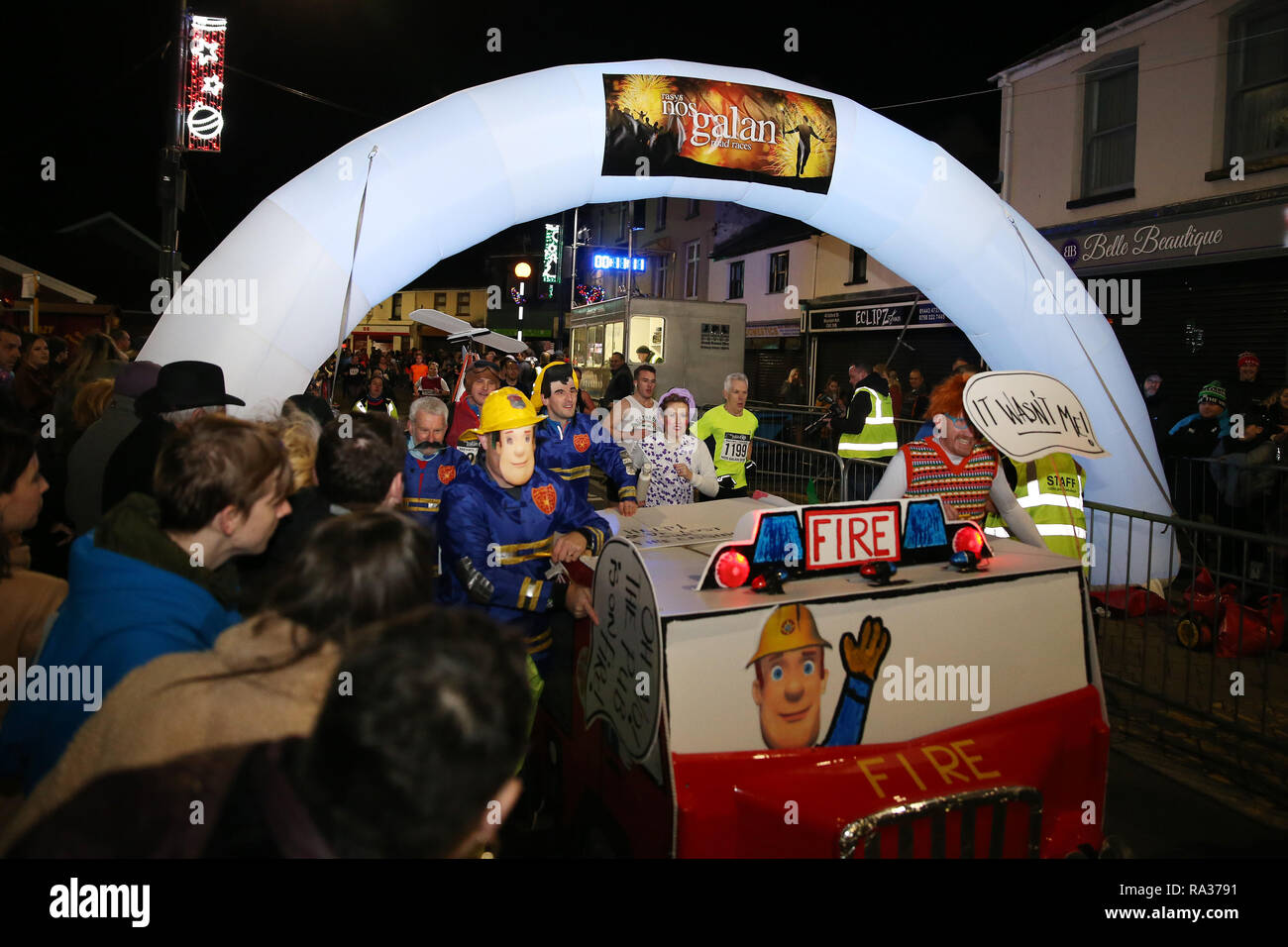 Mountain Ash, Wales, UK 31st December 2018. Nos Galan 2018 road races ...