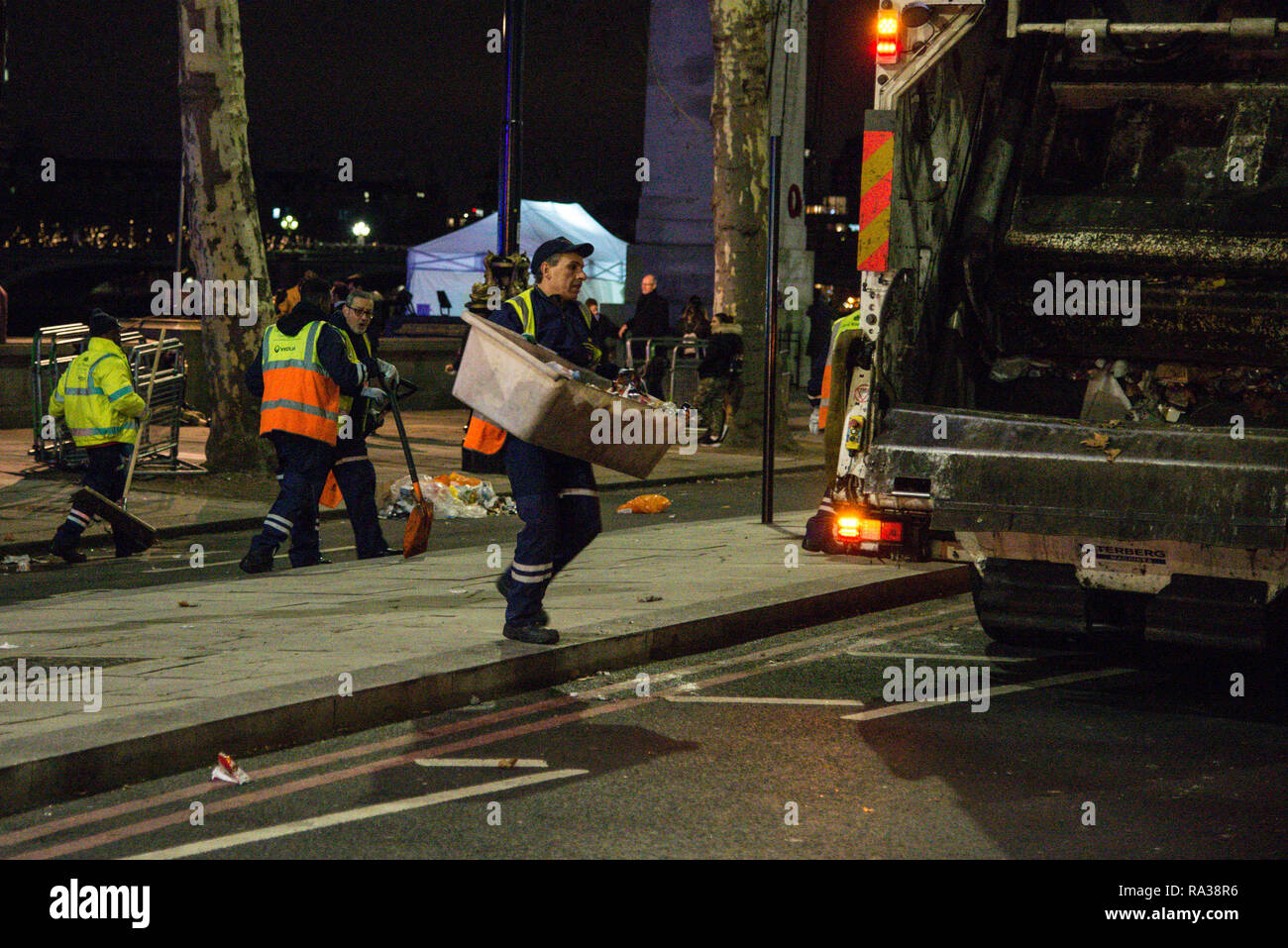 100 victoria embankment hi-res stock photography and images - Alamy