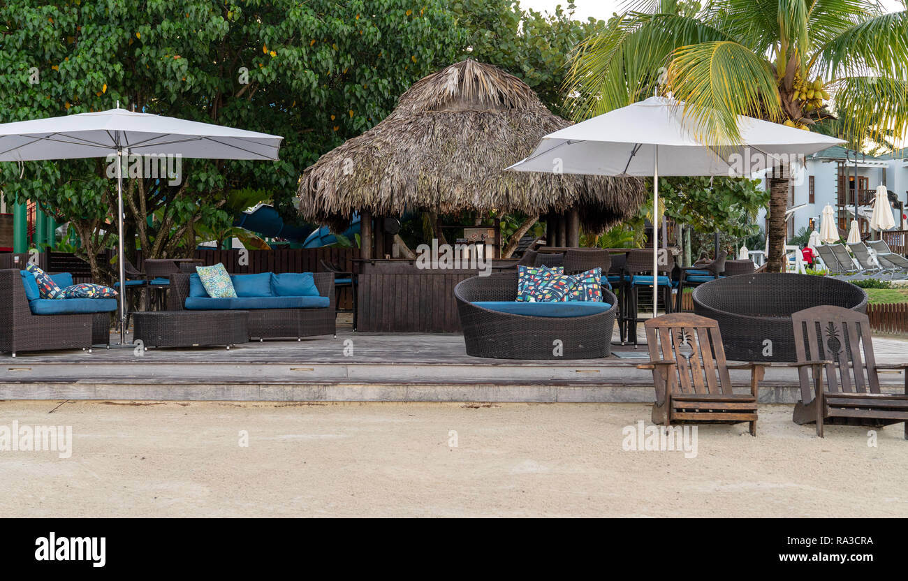 Tropical beach bar hi-res stock photography and images - Alamy