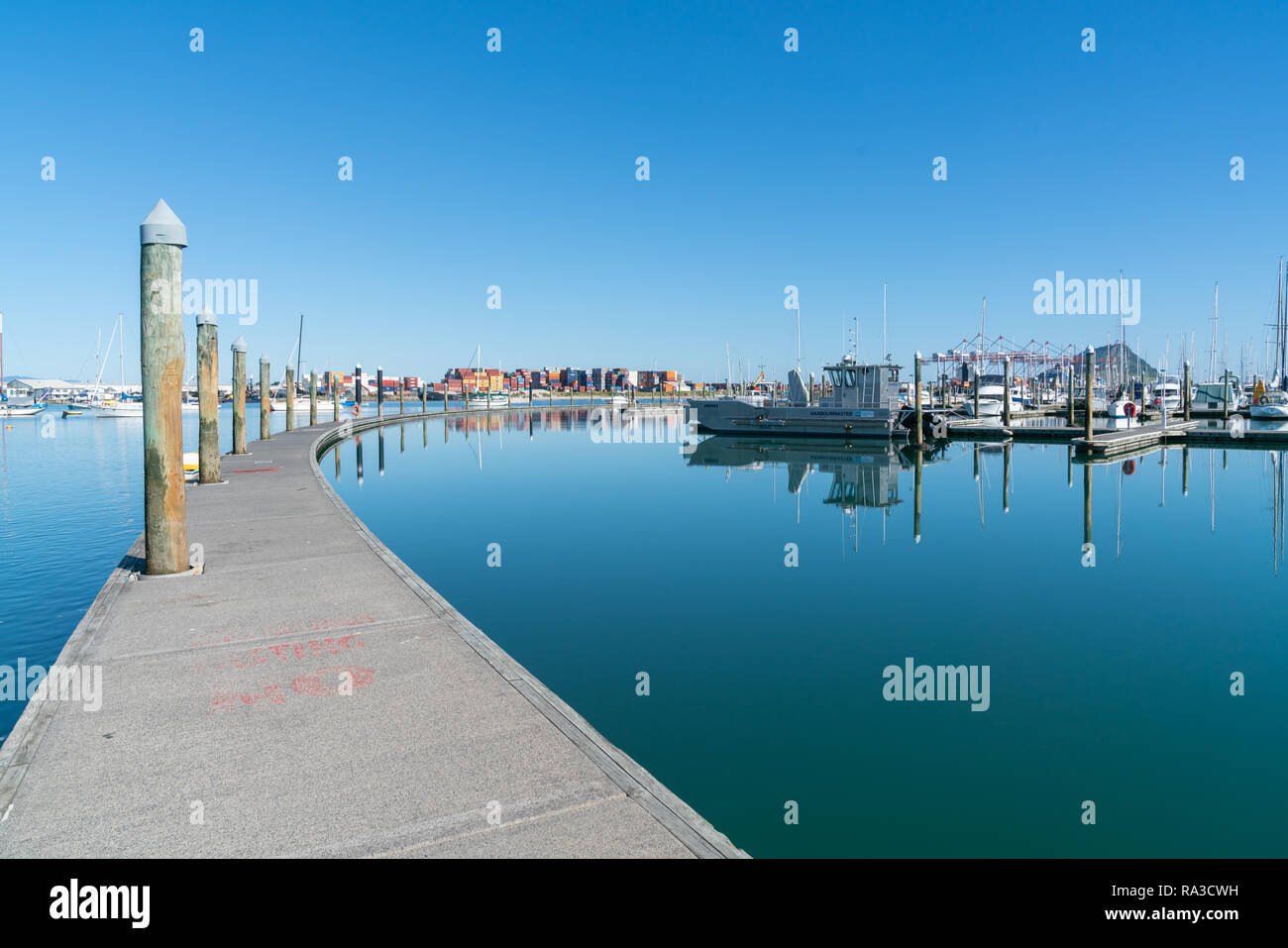 Tauranga harbor bridge hi-res stock photography and images - Alamy