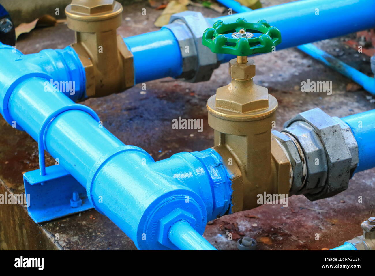 Close up rusty pipe joint hi-res stock photography and images - Alamy