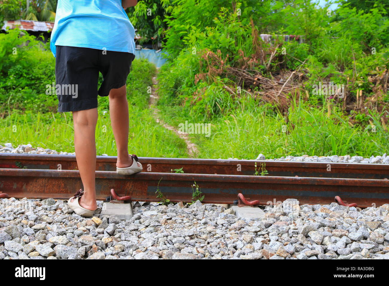 People walk across steel hi-res stock photography and images - Alamy