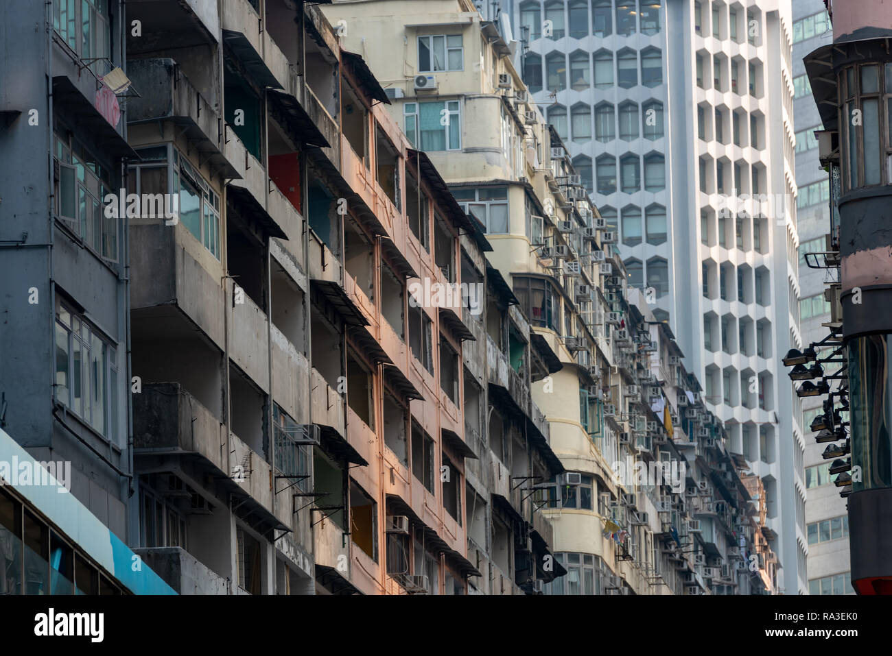 Modern apartments hong kong hi-res stock photography and images - Alamy