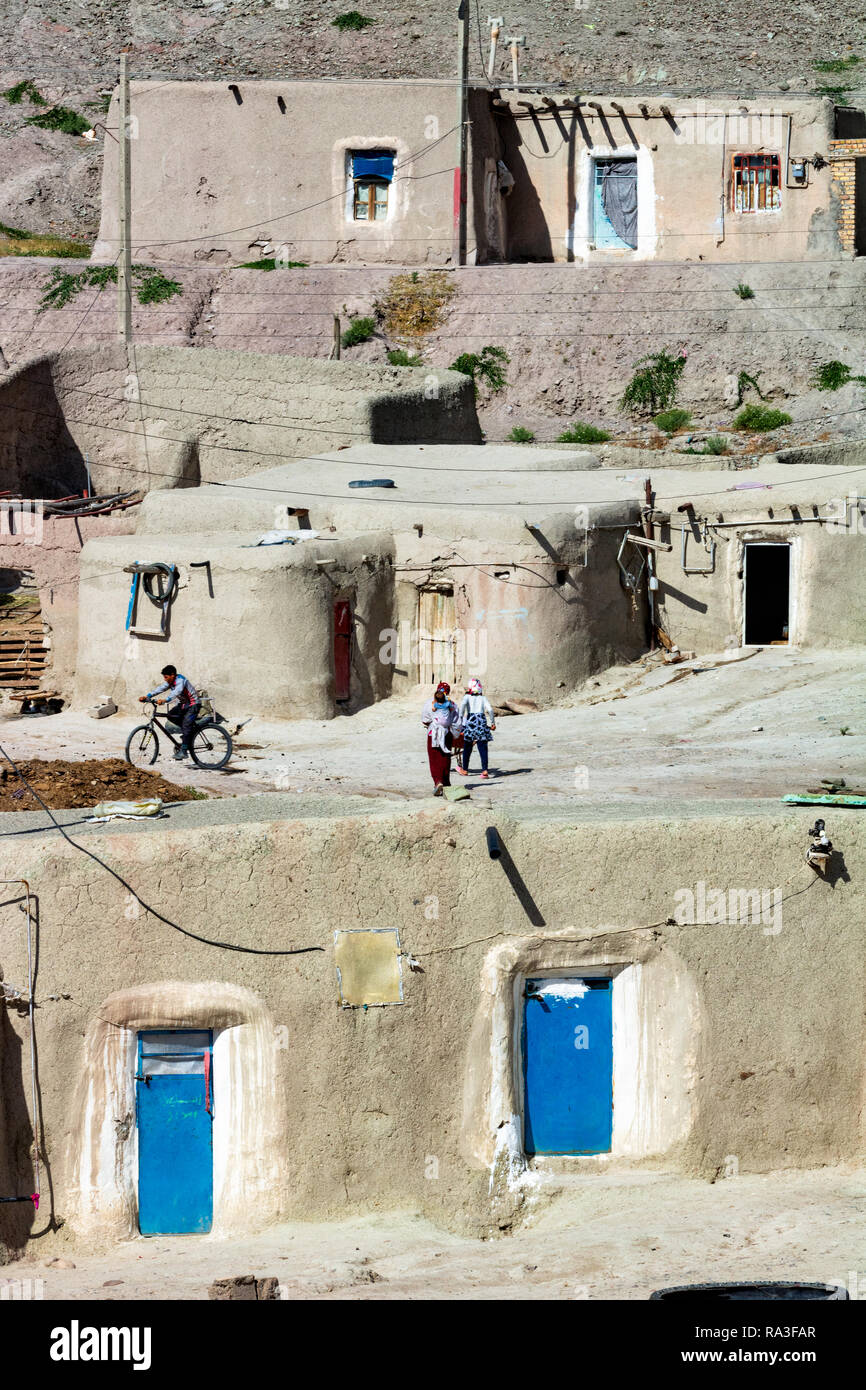 Iran village mountain hi-res stock photography and images - Alamy