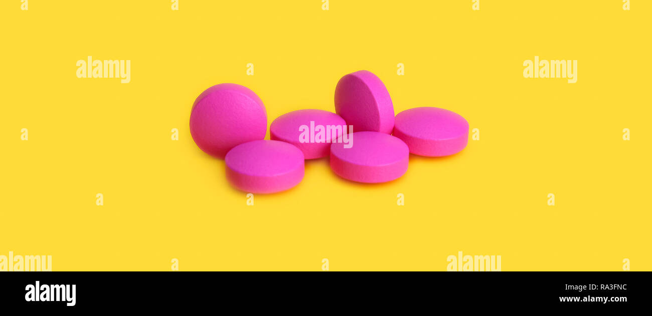 Realistic white tablets health hi-res stock photography and images - Alamy