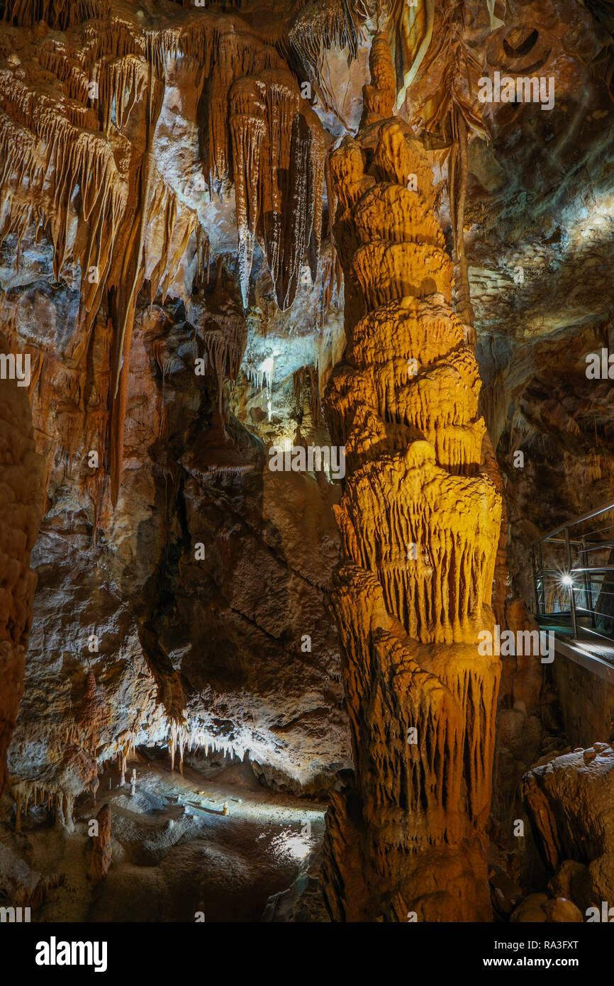 Jenolan caves - Orient Cave Stock Photo - Alamy