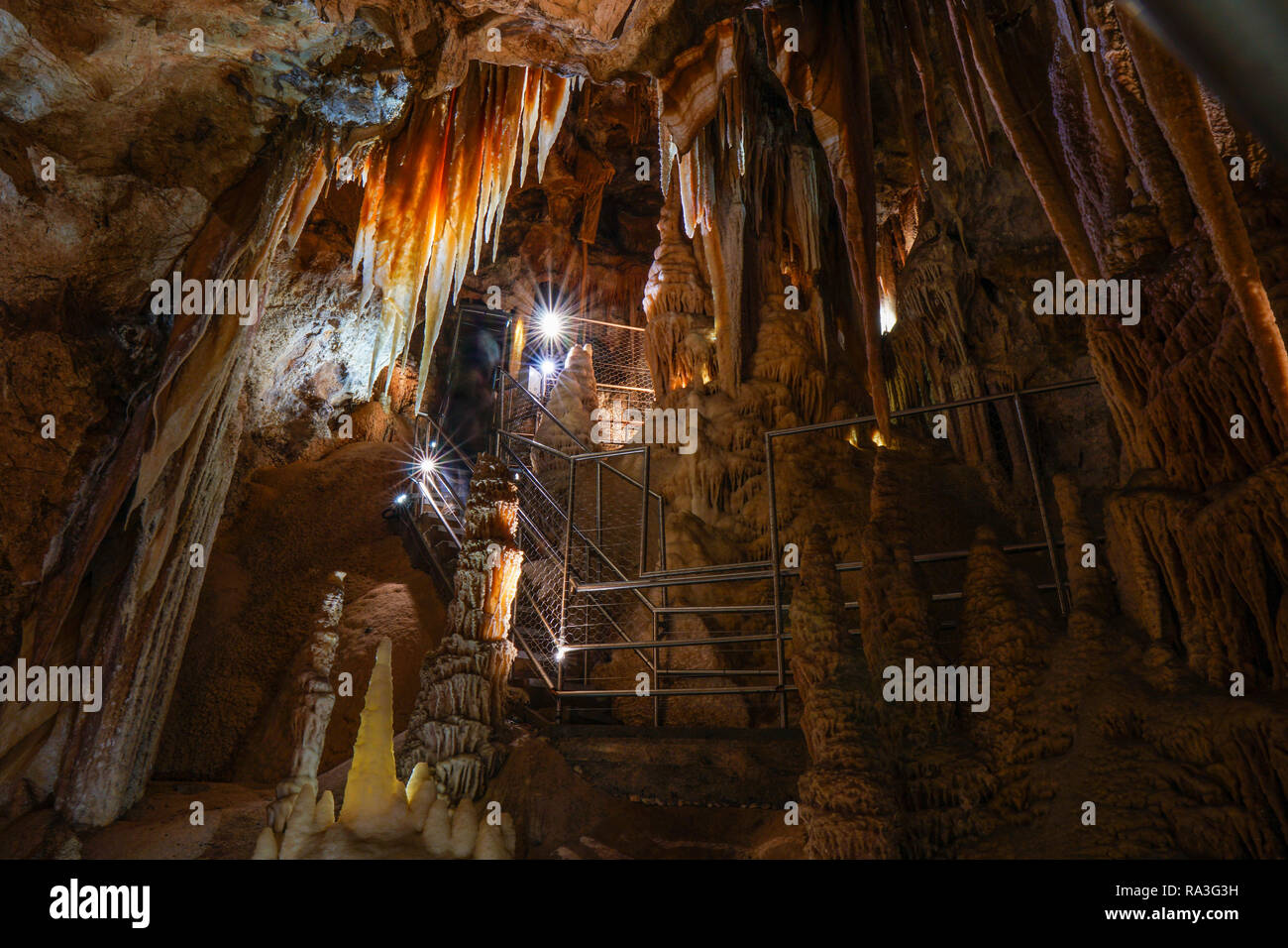 Jenolan caves - Orient Cave Stock Photo - Alamy