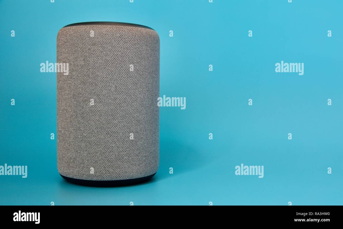 Amazon echo plus hi-res stock photography and images - Alamy