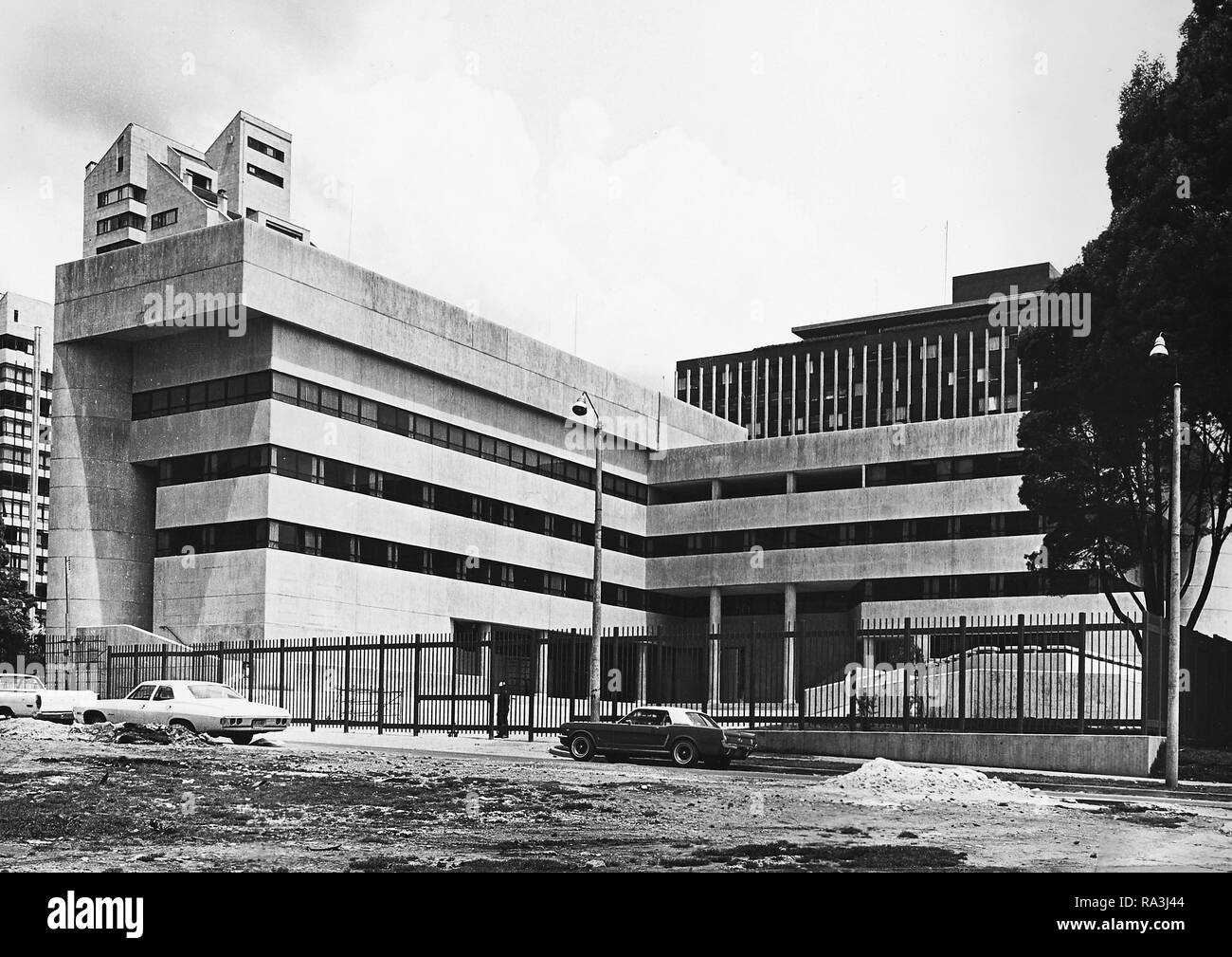1970s office buildings Black and White Stock Photos & Images - Alamy