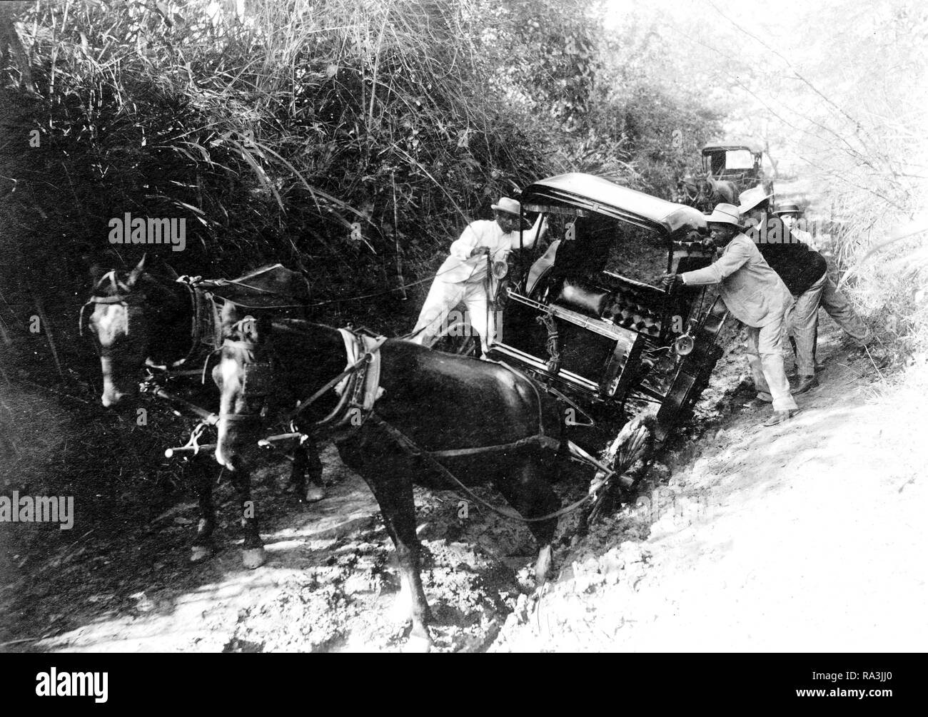 Stuck in mud Black and White Stock Photos & Images - Alamy