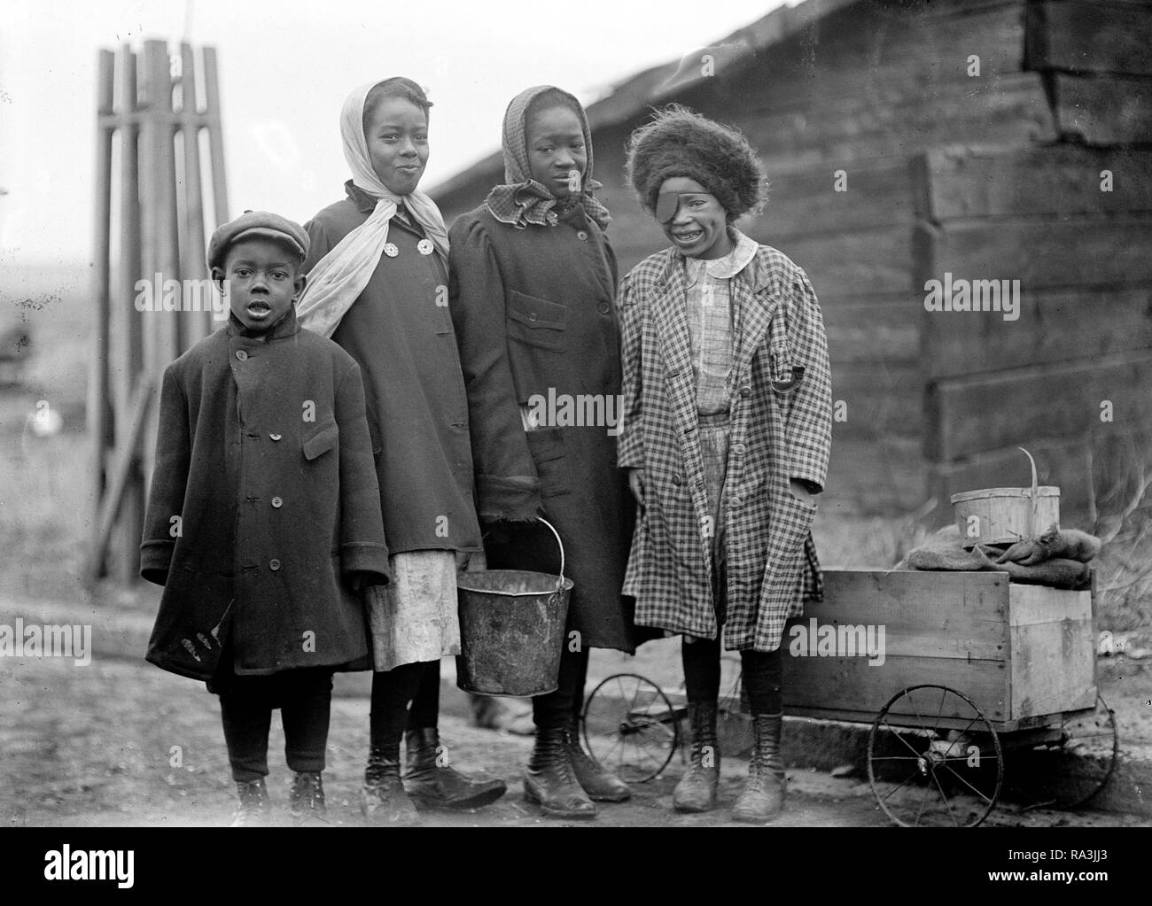 Early 1900s poor black family hi-res stock photography and images - Alamy