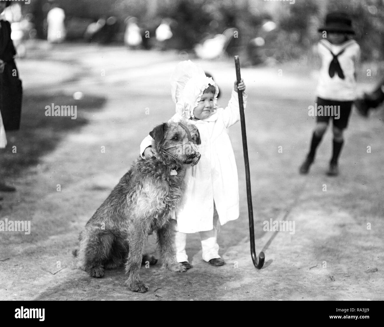 Early 1900s children playing outside hi-res stock photography and ...