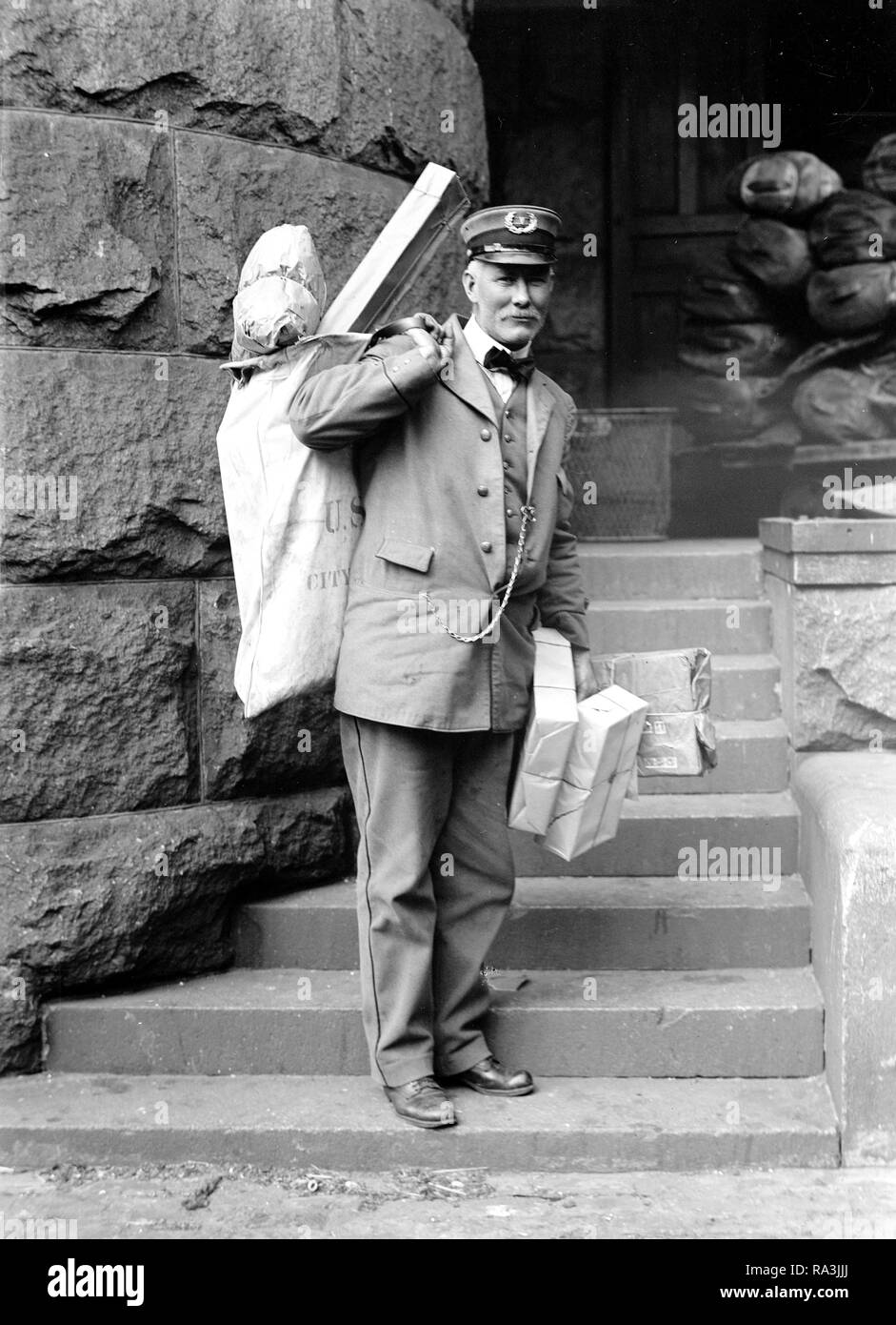 Early 1900s mail delivery hi-res stock photography and images - Alamy
