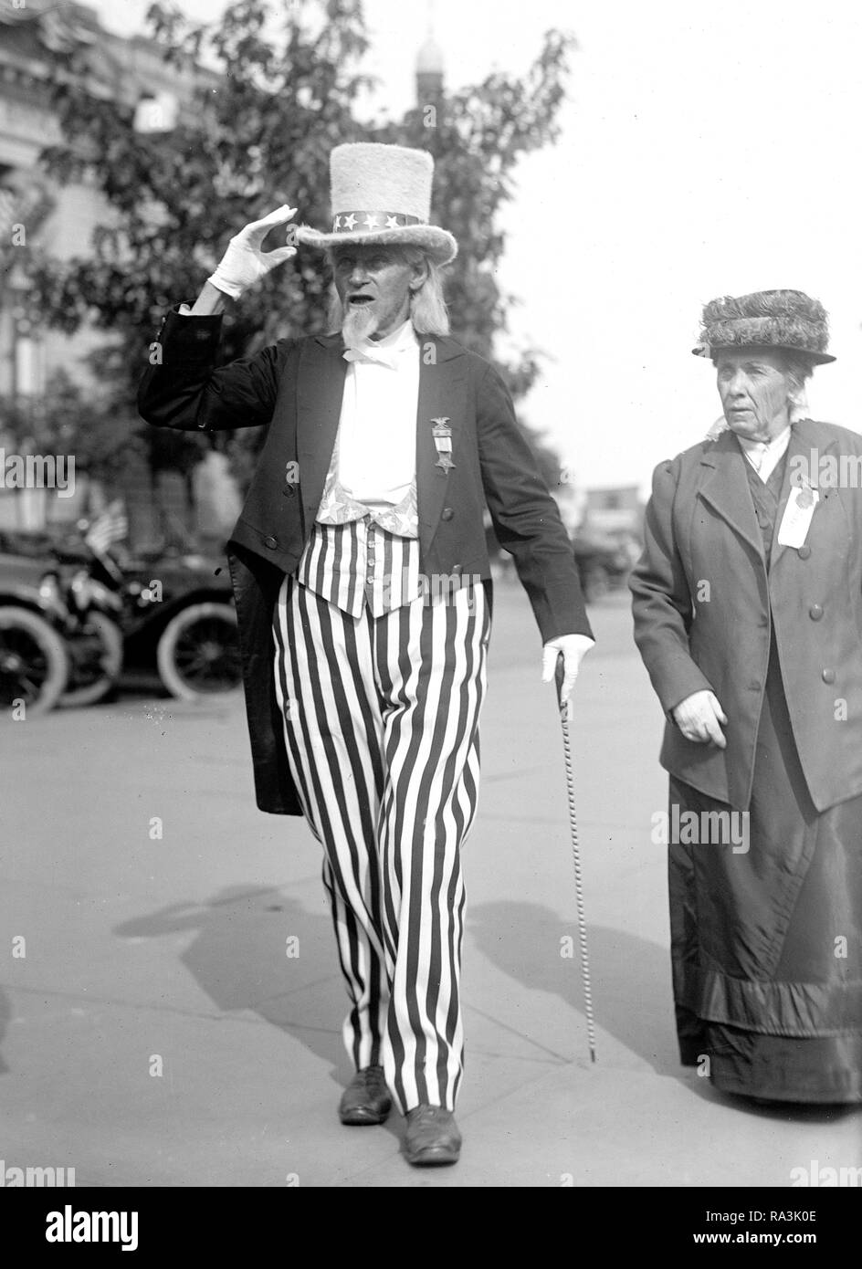 Man dressed as uncle sam hi-res stock photography and images - Alamy