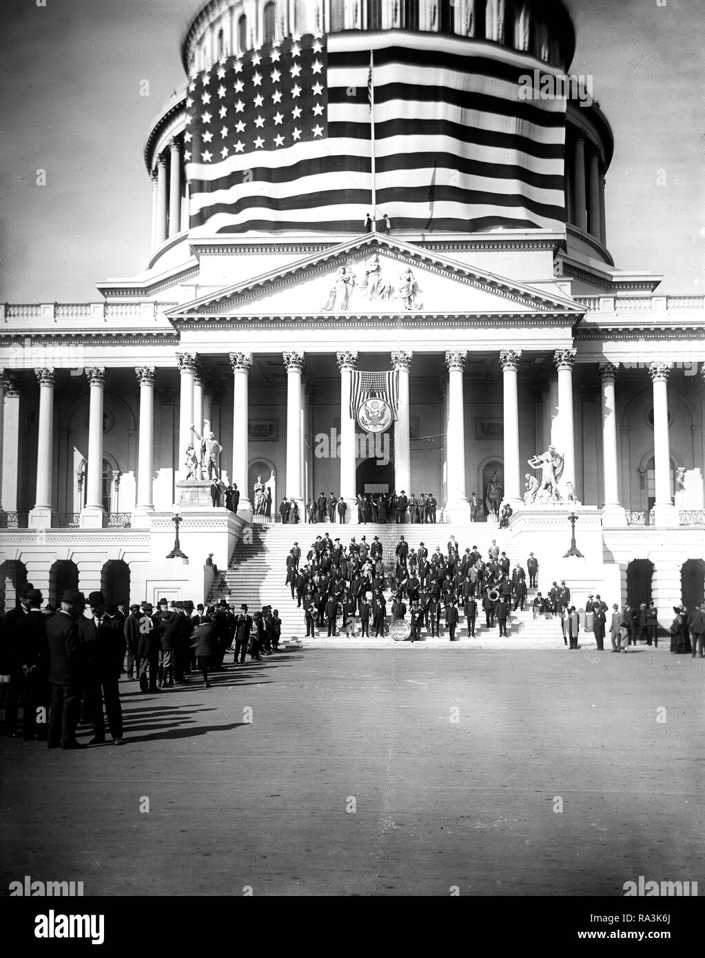 Archival united states flag hi-res stock photography and images - Alamy