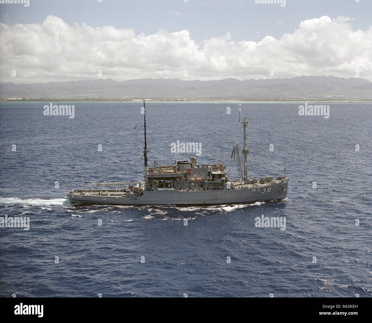 1974 - An aerial starboard beam view of the salvage ship USS BOLSTER ...