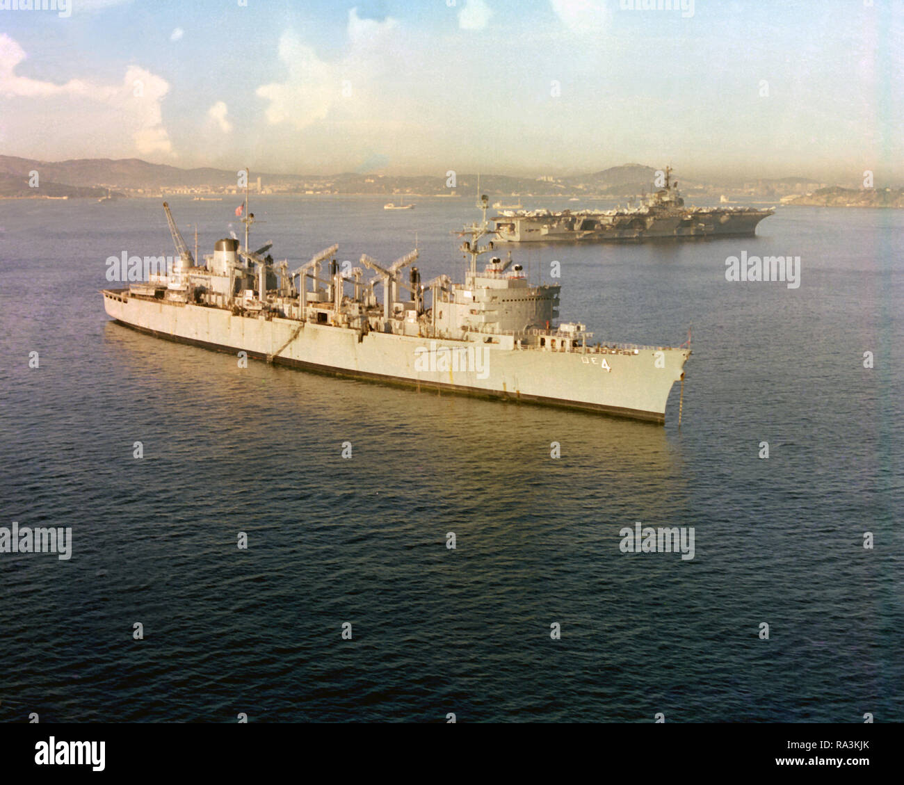 1979 - A starboard bow view of the fast combat support ship USS DETROIT ...