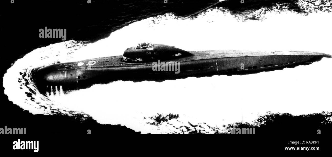 1977 - A port beam view of a Soviet Victor class fleet submarine ...