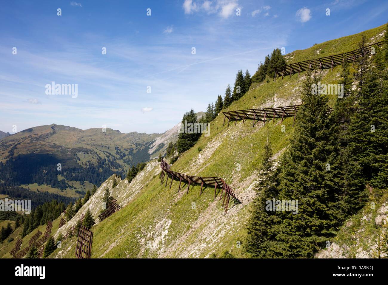 Avalanche barriers, snow bridges on the Walmendingerhorn ...