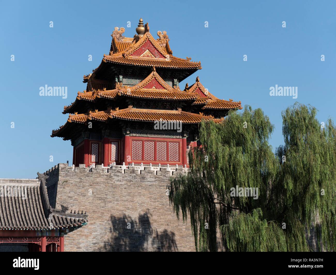 Corner tower hi-res stock photography and images - Alamy