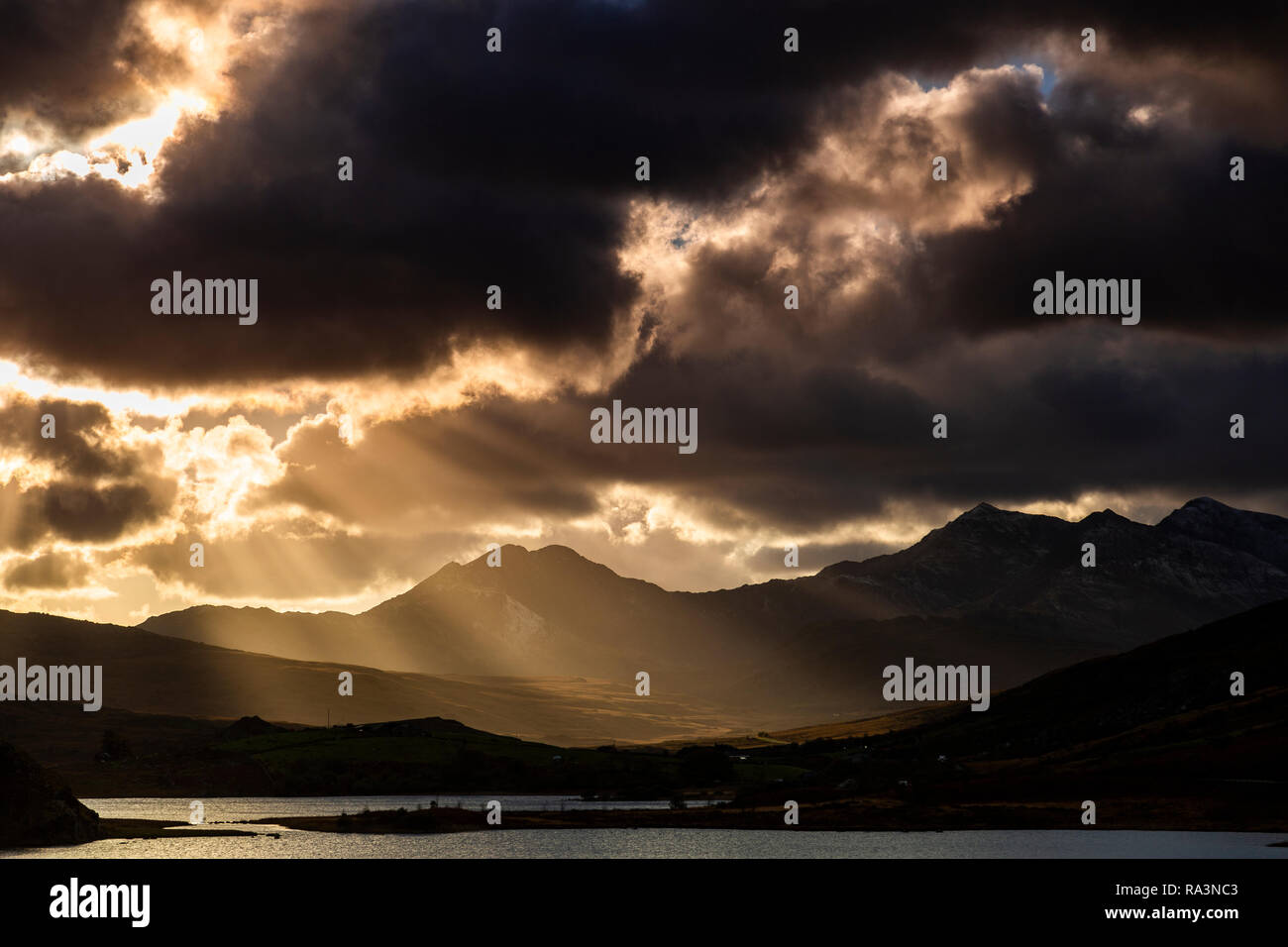 Snowdon horseshoe sunset hi-res stock photography and images - Alamy