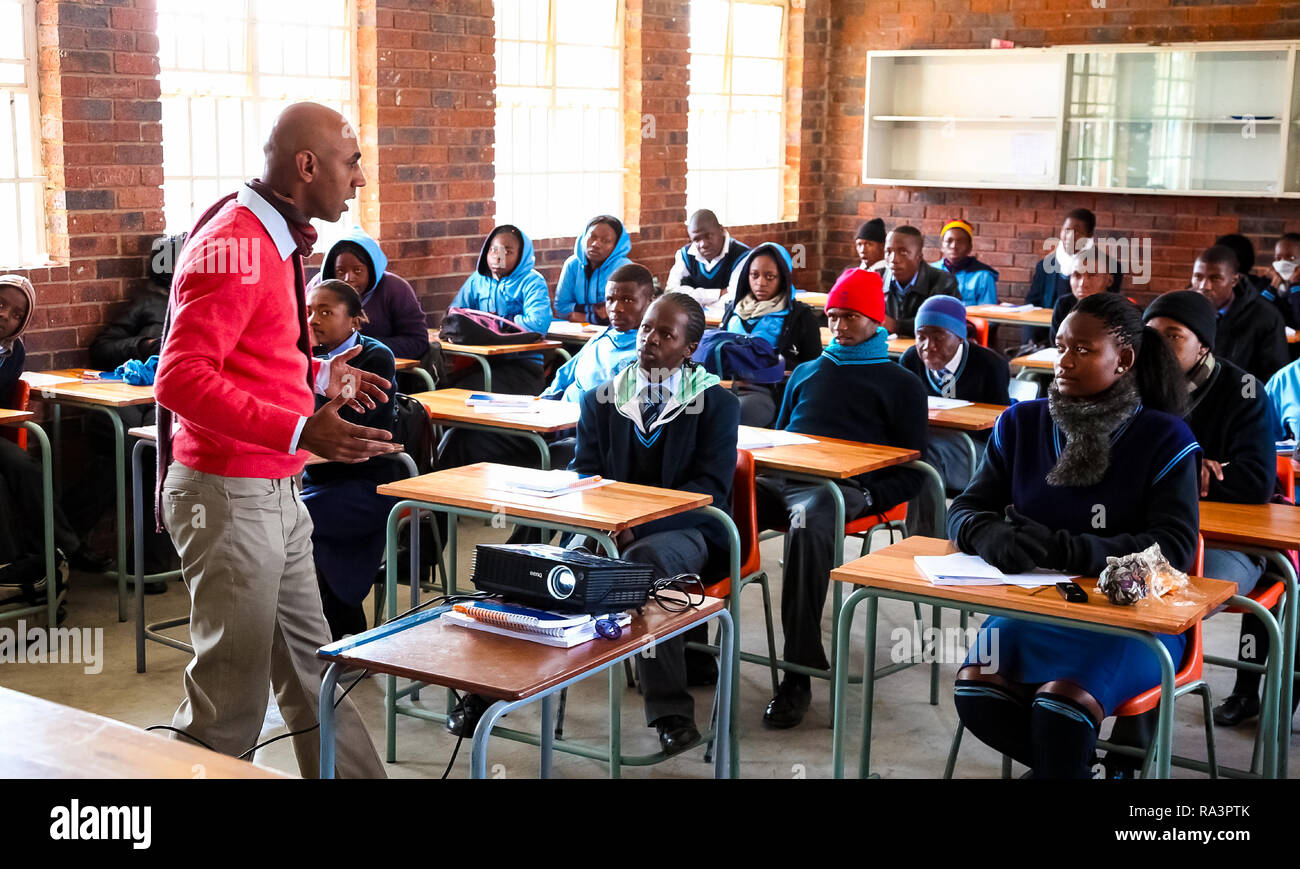 African school children lesson poverty hi-res stock photography and ...